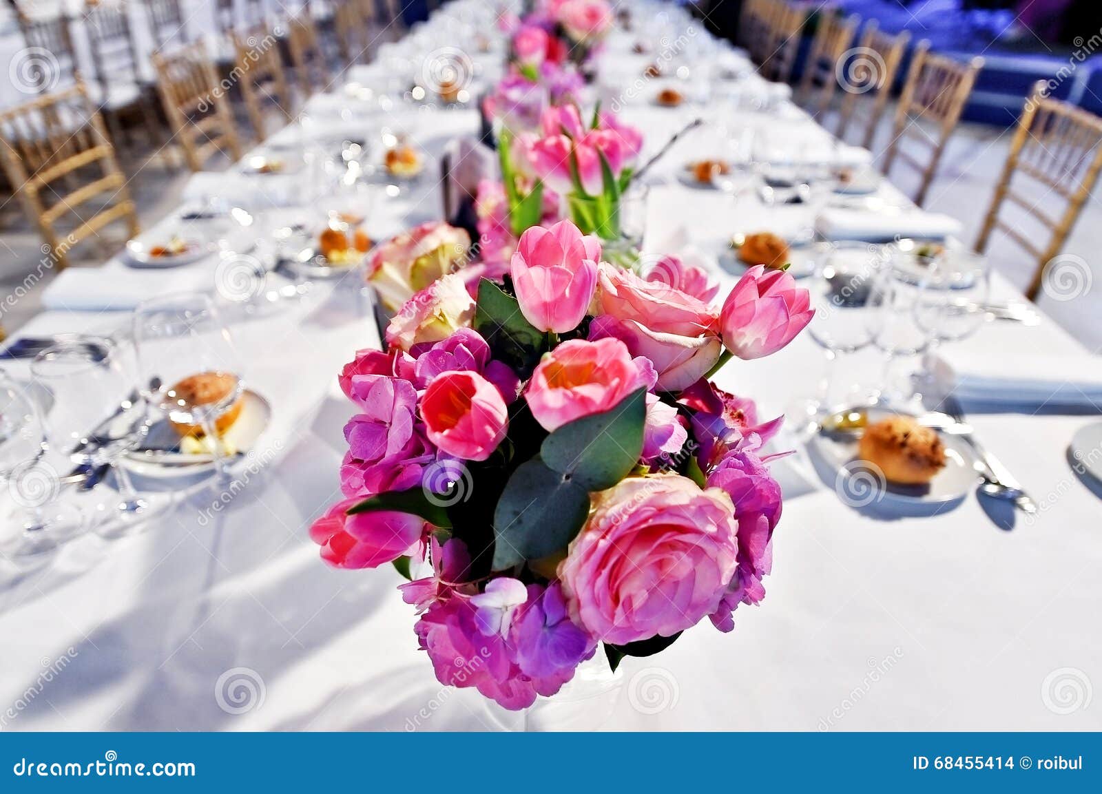 Festive Dinner Table with Beautiful Flowers Bouquets Stock Photo ...