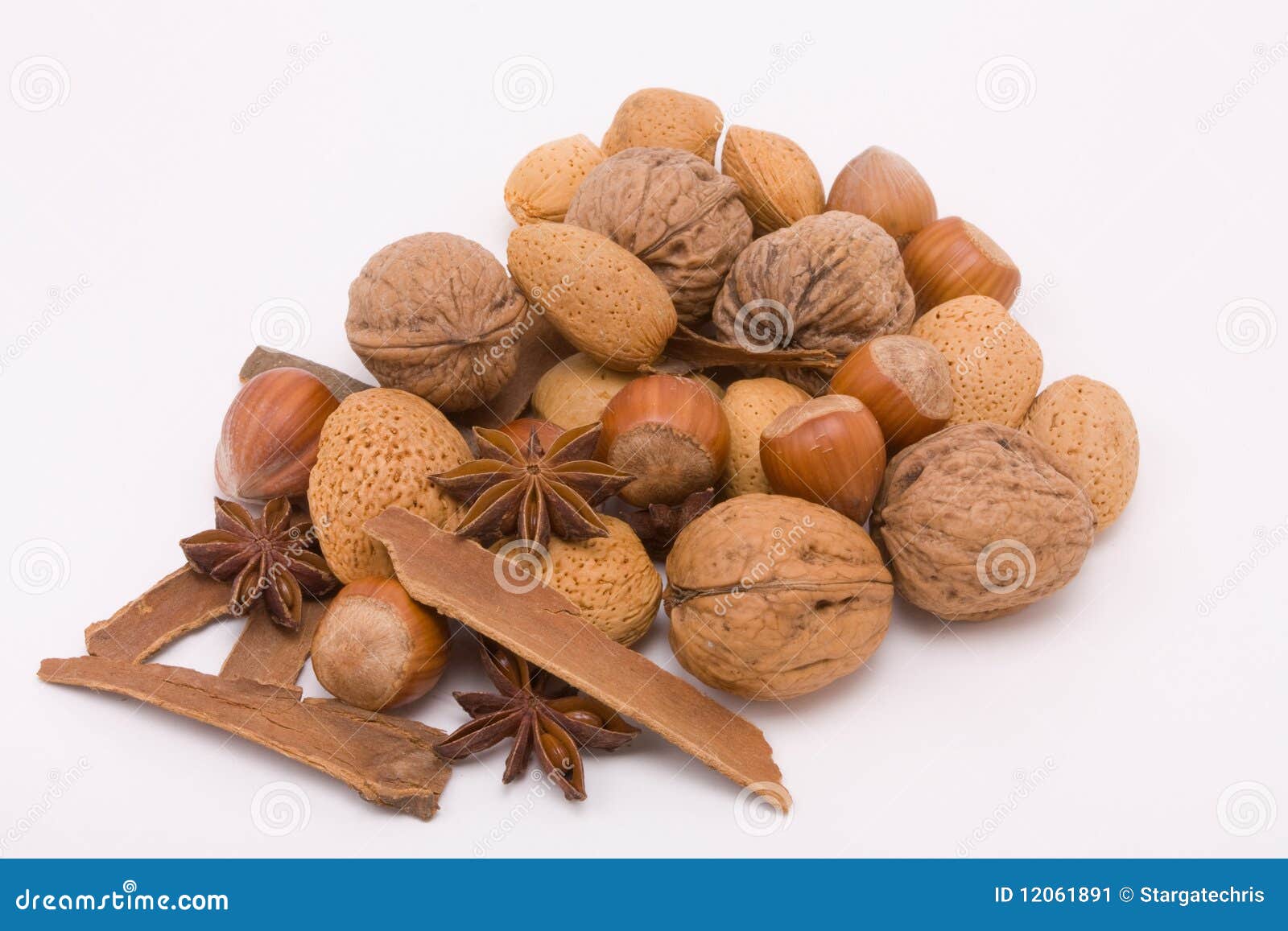 Festive Mixed Nuts n Spice stock image. Image of healthy - 12061891
