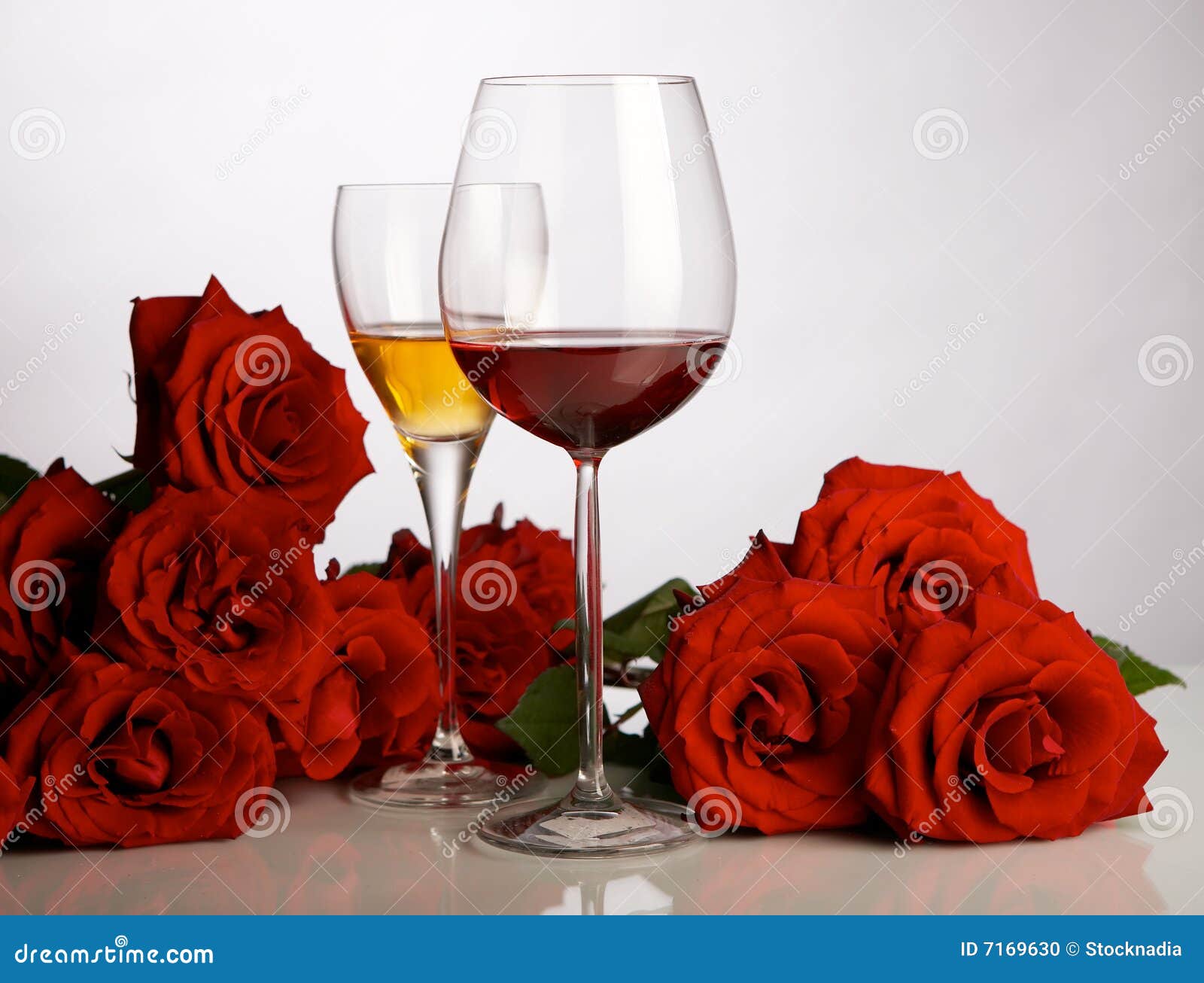 Festive still life stock photo. Image of wineglass, rosa - 7169630