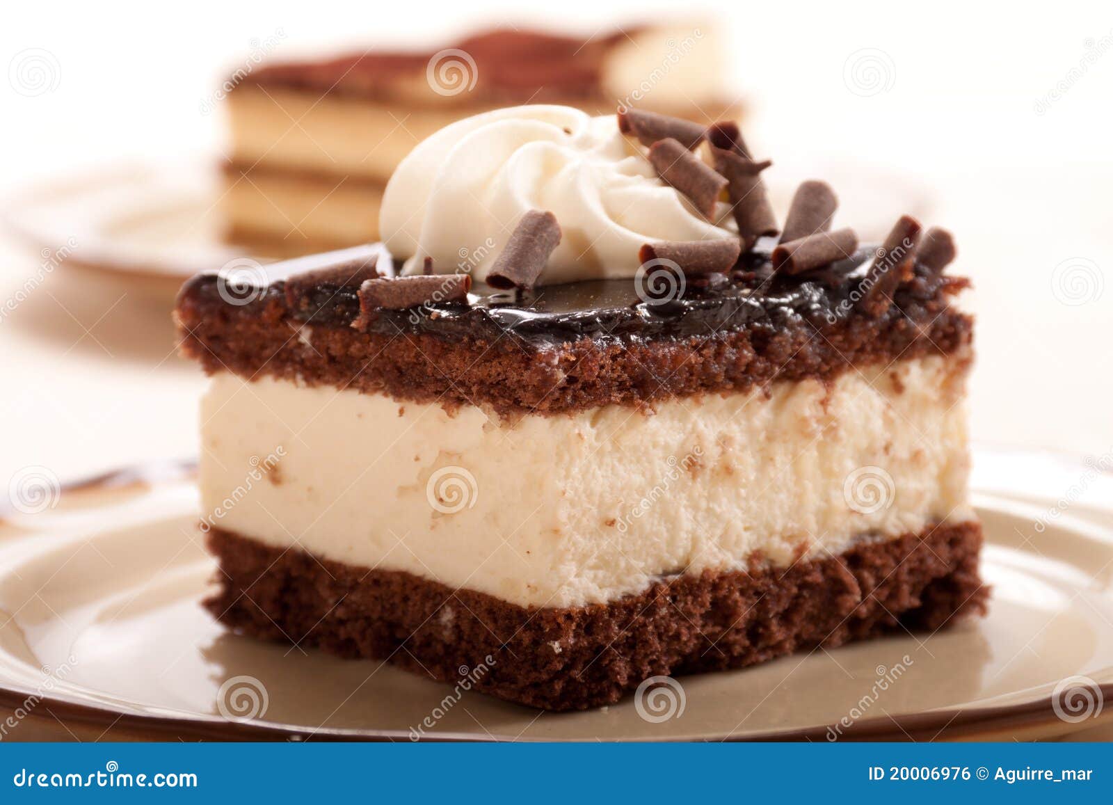 Fetta Di Torta Della Crema Del Cioccolato Fotografia Stock - Immagine ...