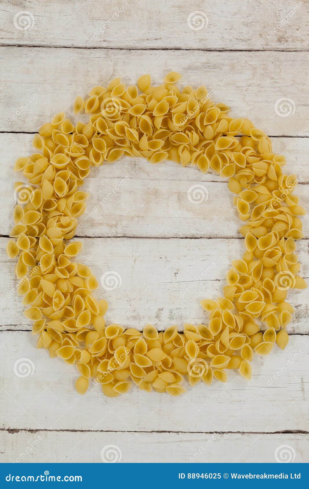 Fettuccine Pasta Forming a Circle Stock Image - Image of delicious ...