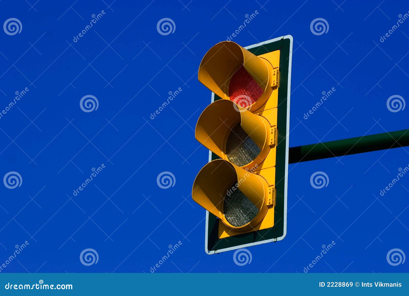 Feu De Signalisation Rouge Image. Image: 2228869