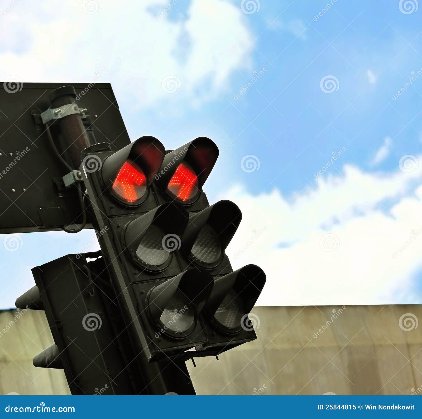 Feu de signalisation rouge image stock. Image du rouge - 25844815