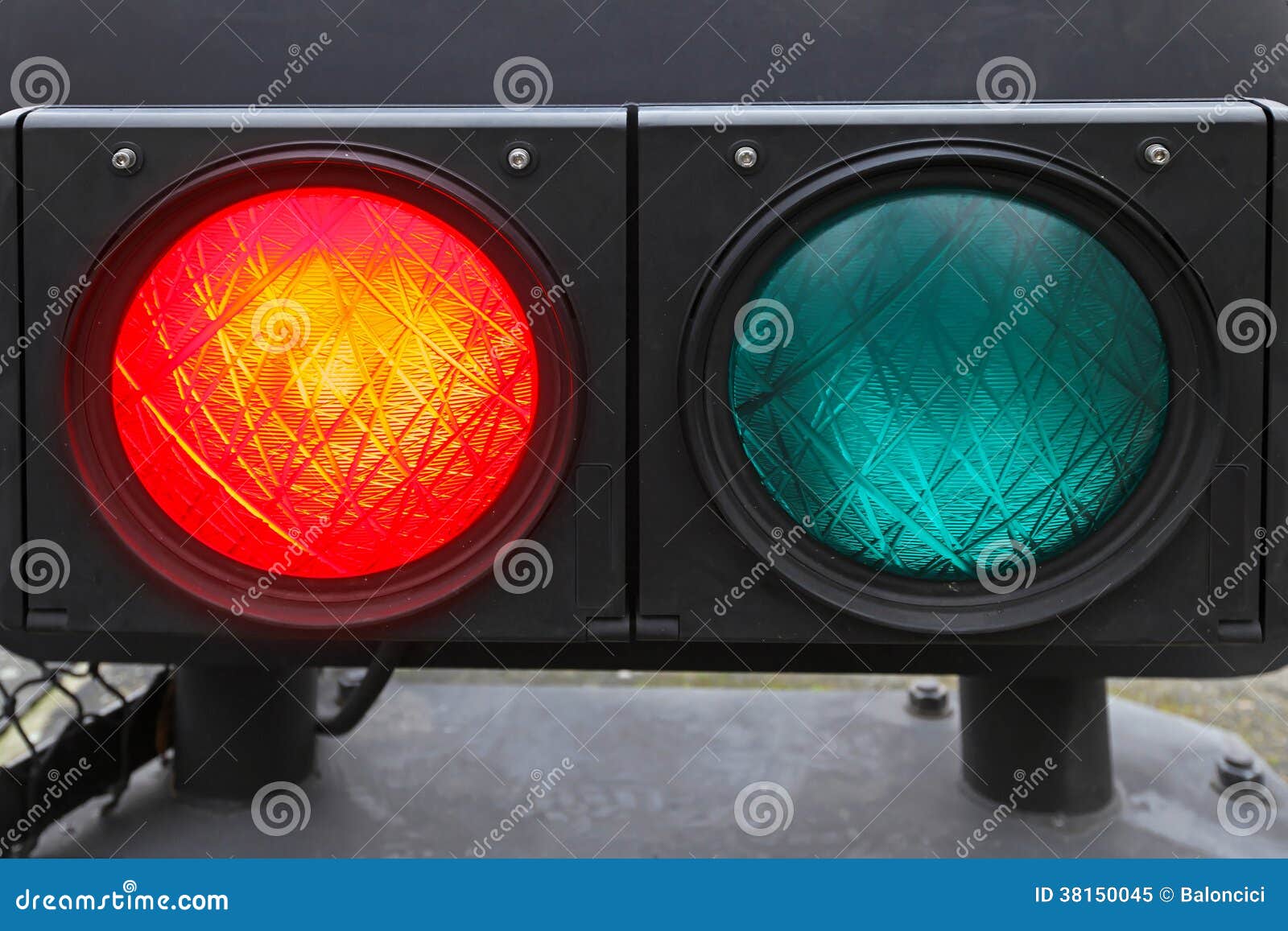Feu de signalisation rouge image stock. Image du ampoule - 38150045