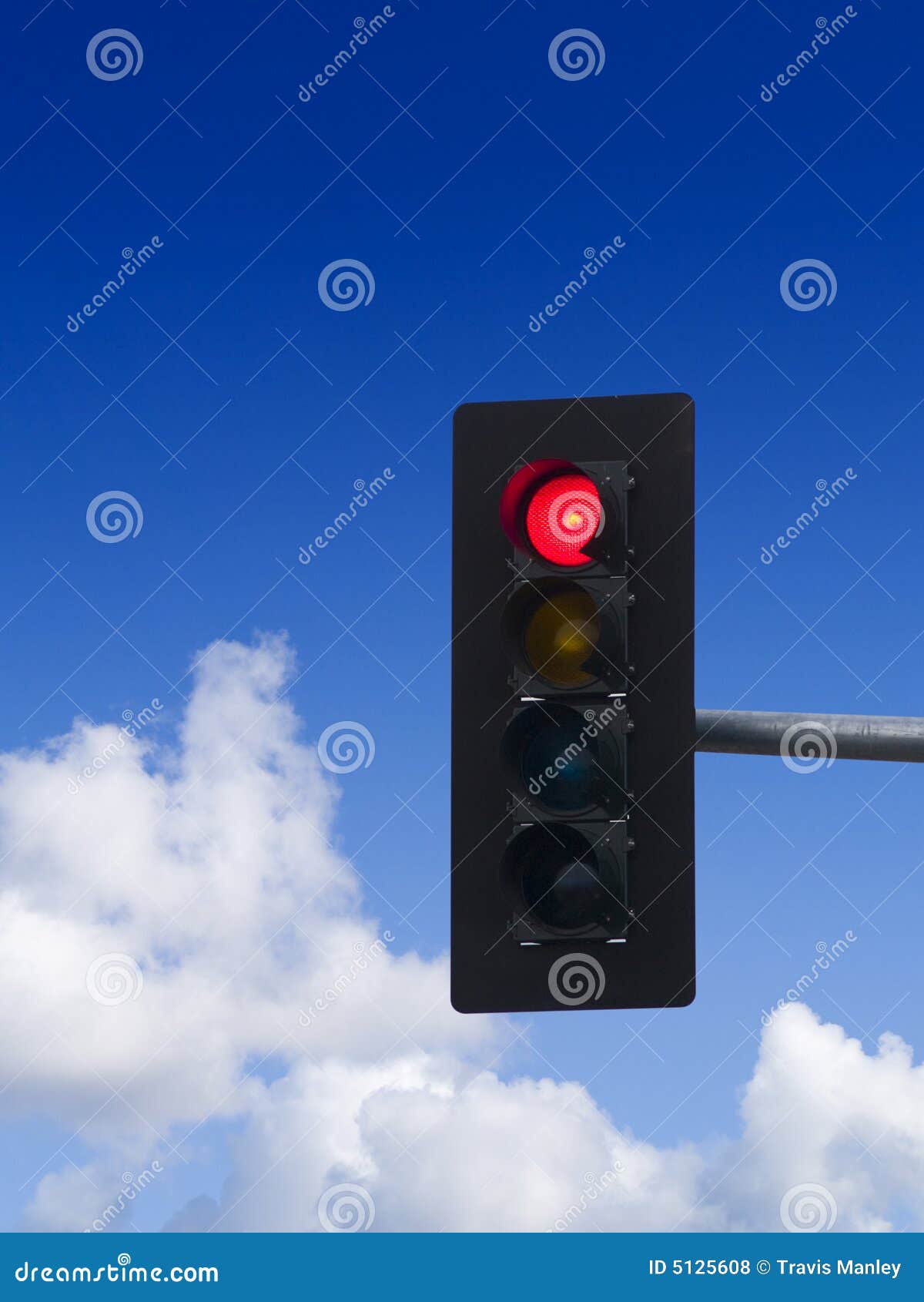 Feu de signalisation rouge photo stock. Image du objet - 5125608