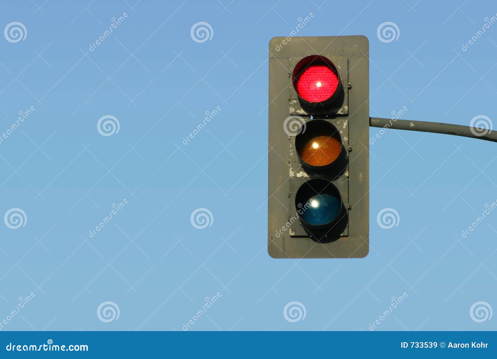 Feu de signalisation rouge image stock. Image du canalisation - 733539