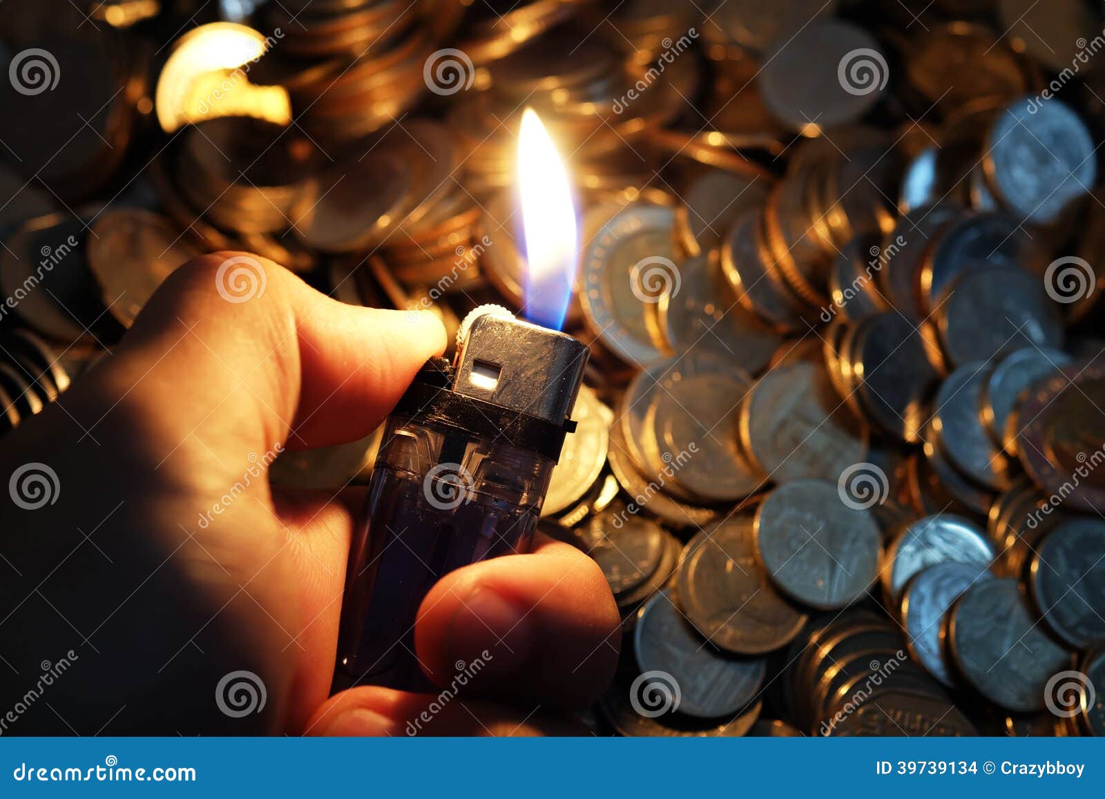Feuer und Geld stockfoto. Bild von finger, erwerben, fonds - 39739134