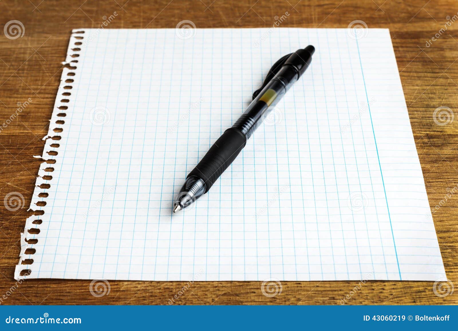 Feuille De Papier Avec Le Stylo Photo stock - Image: 43060219