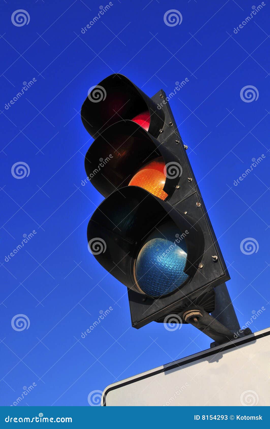 Feux de signalisation image stock. Image du signe, route - 8154293