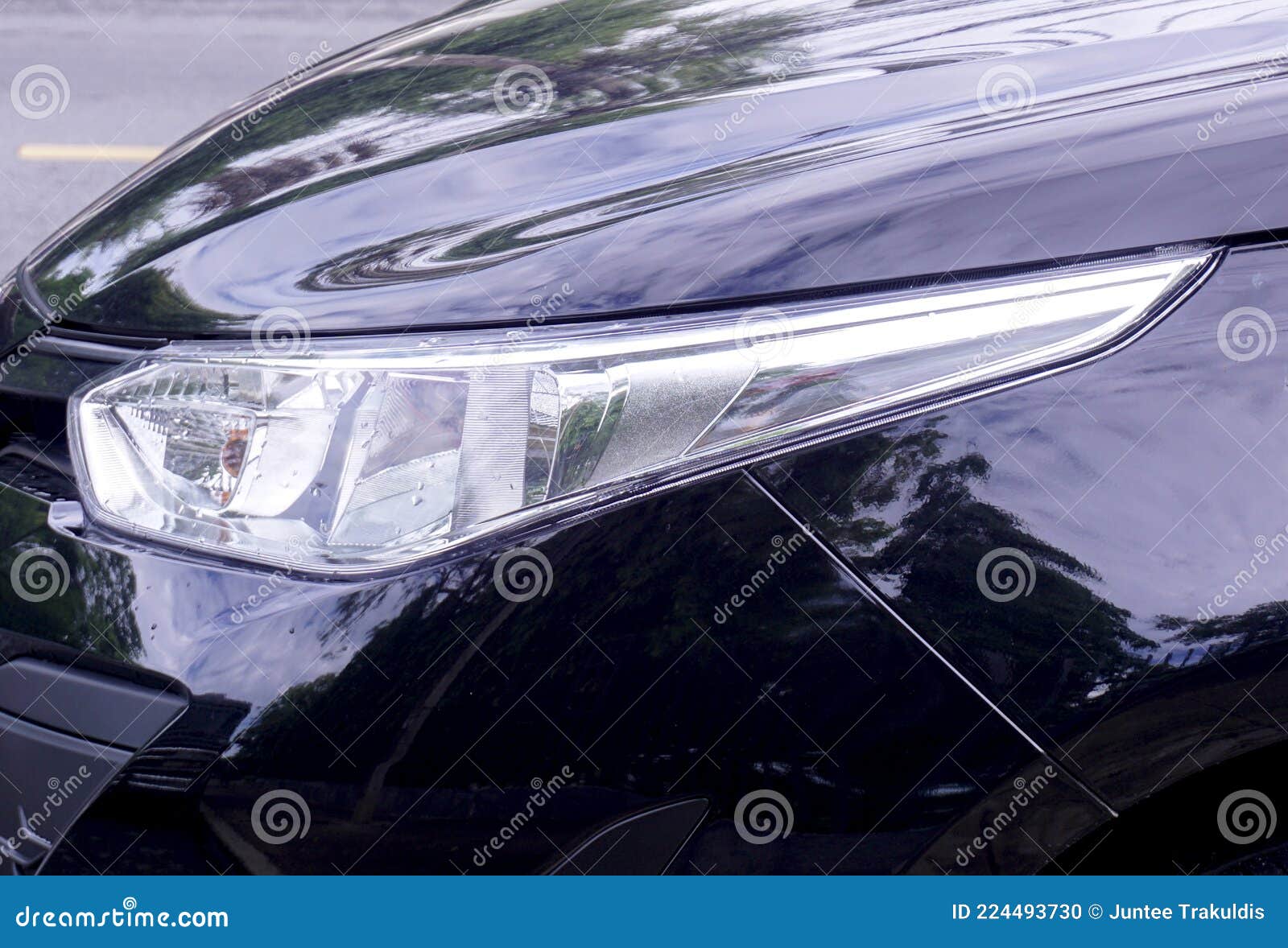 Feux de voiture photo stock. Image du transport, sport - 224493730