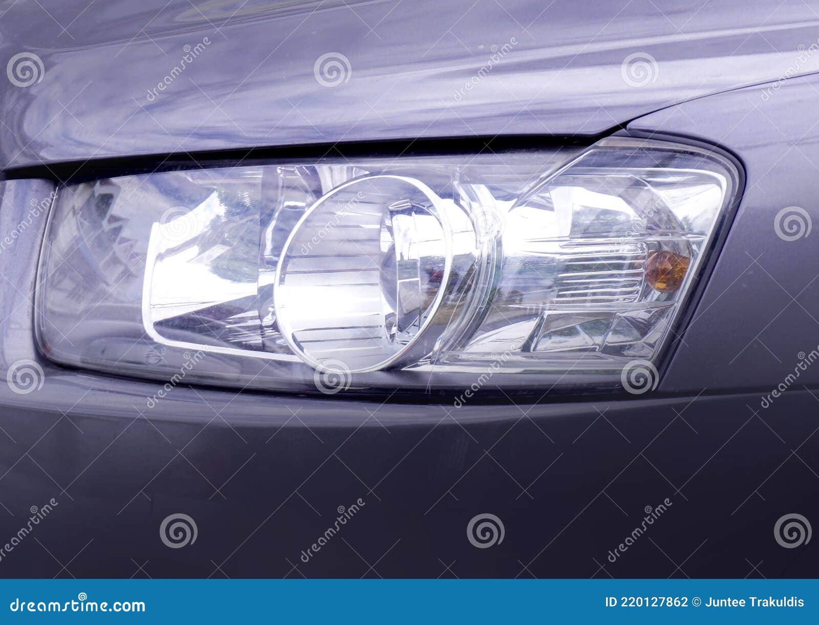 Feux de voiture photo stock. Image du technologie, circulation - 220127862