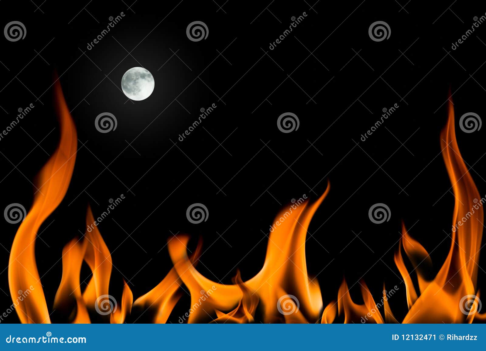 Fiamma Del Fuoco E Luna Piena Isolate Immagine Stock - Immagine di ...