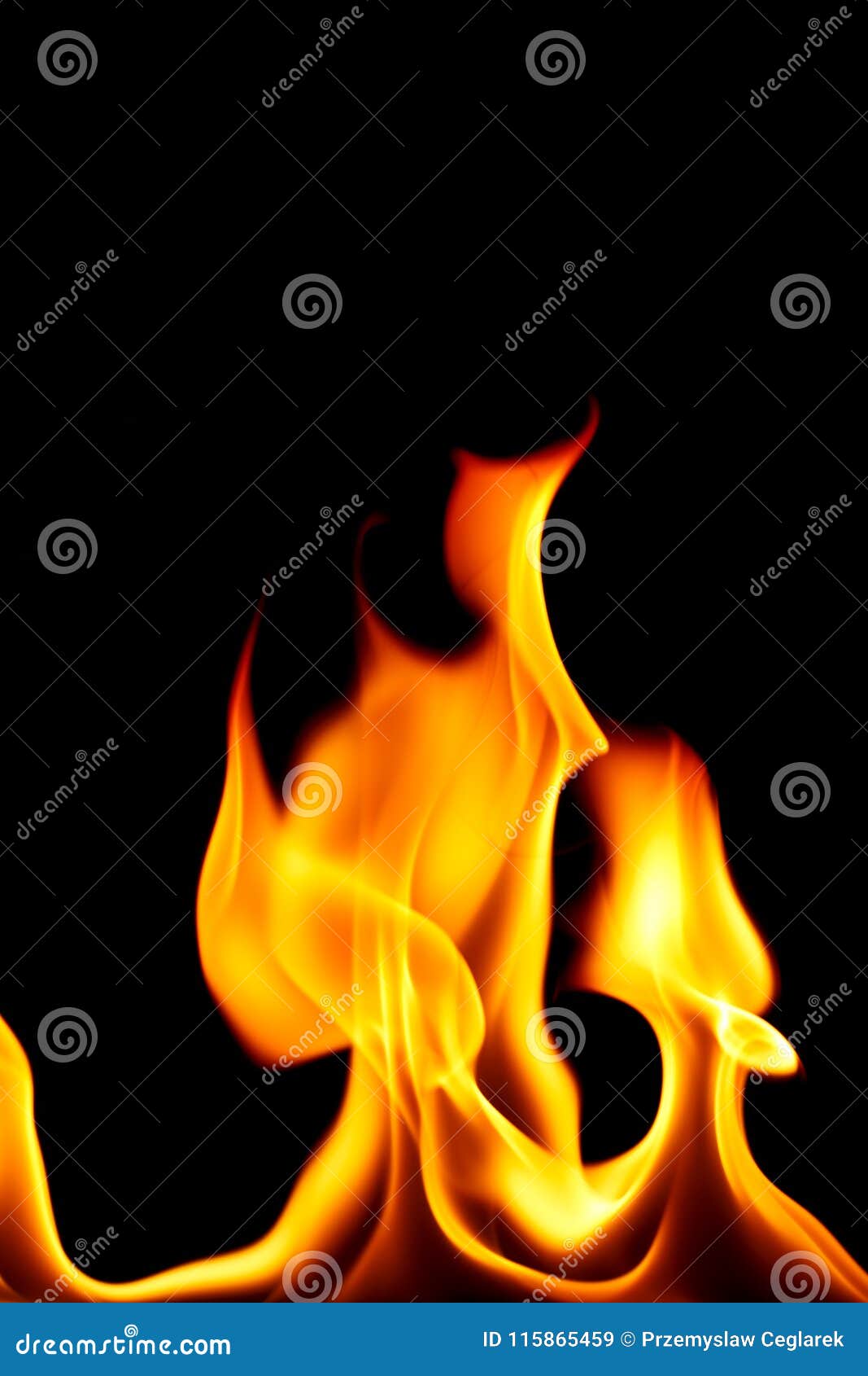 Fiamma reale - fuoco immagine stock. Immagine di disegno - 115865459