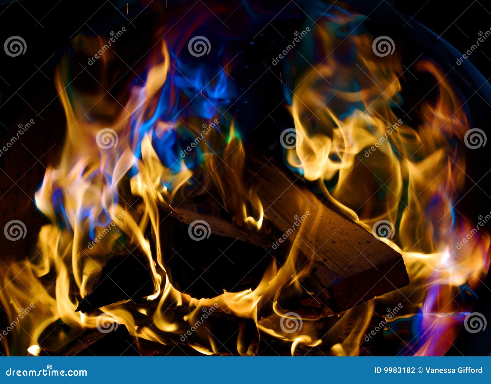 Fiamme blu fotografia stock. Immagine di fiamma, inferno - 9983182