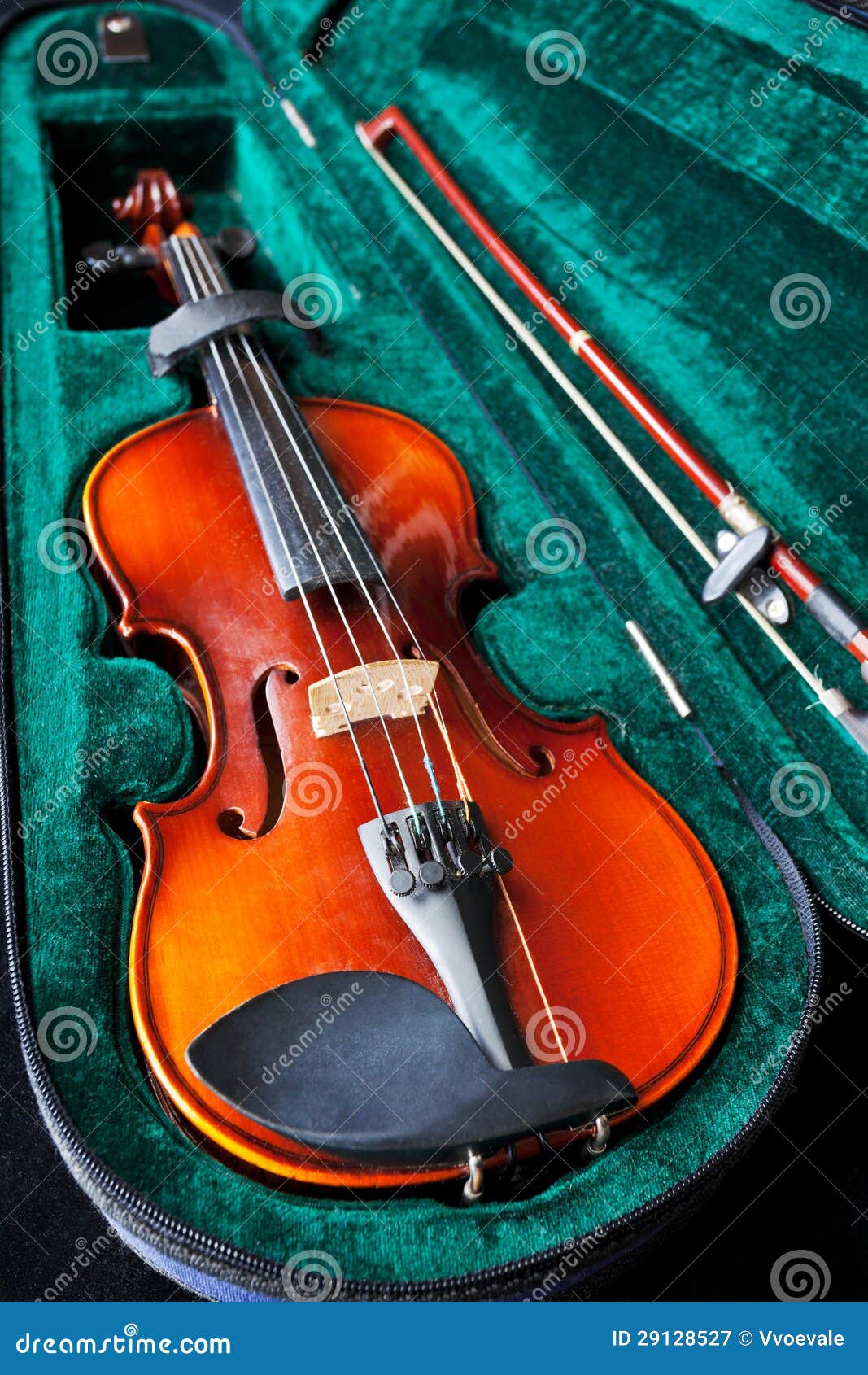 Fiddle with Bow in Green Velvet Box Stock Image - Image of bowed, green ...