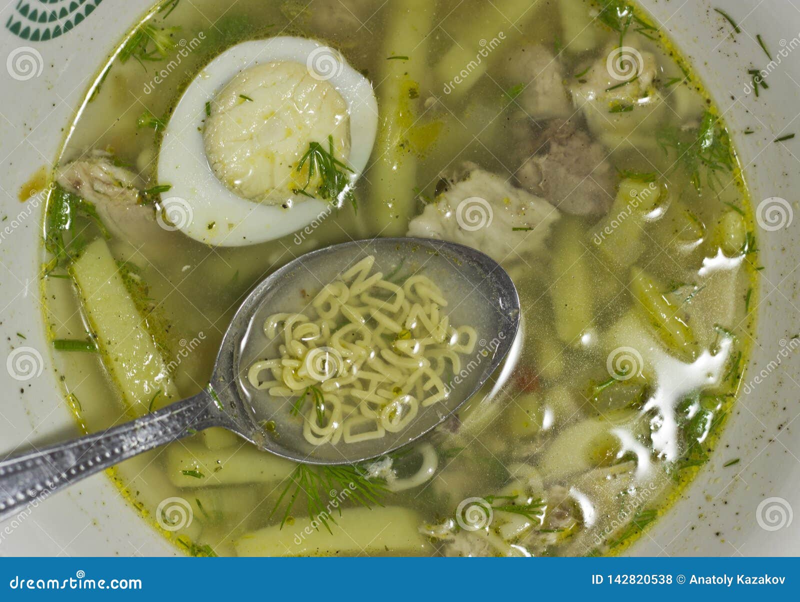 Fideos en sopa foto de archivo. Imagen de coma, pastas - 142820538