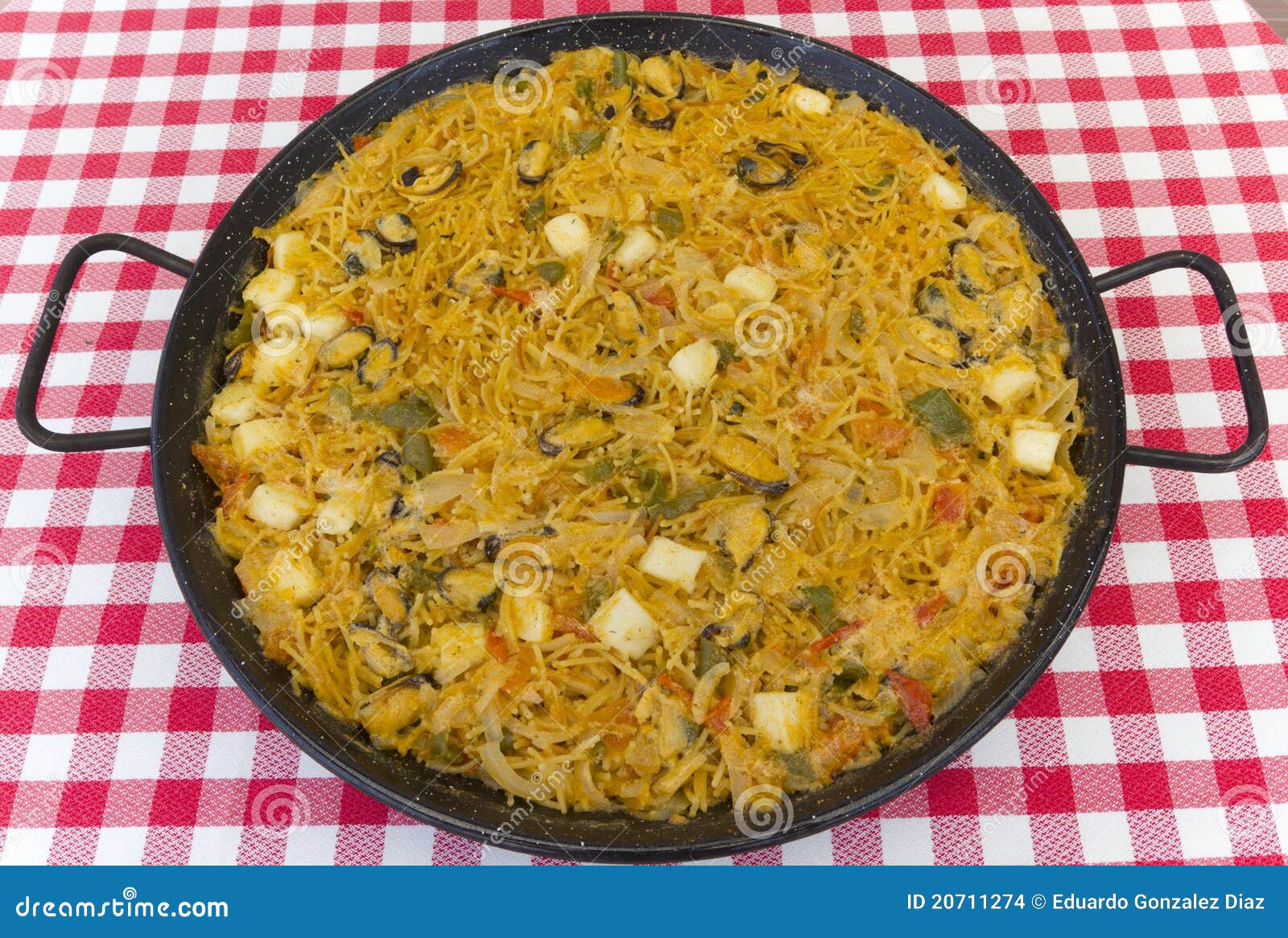 Fideua stock photo. Image of fumet, fried, shrimps, fish - 20711274