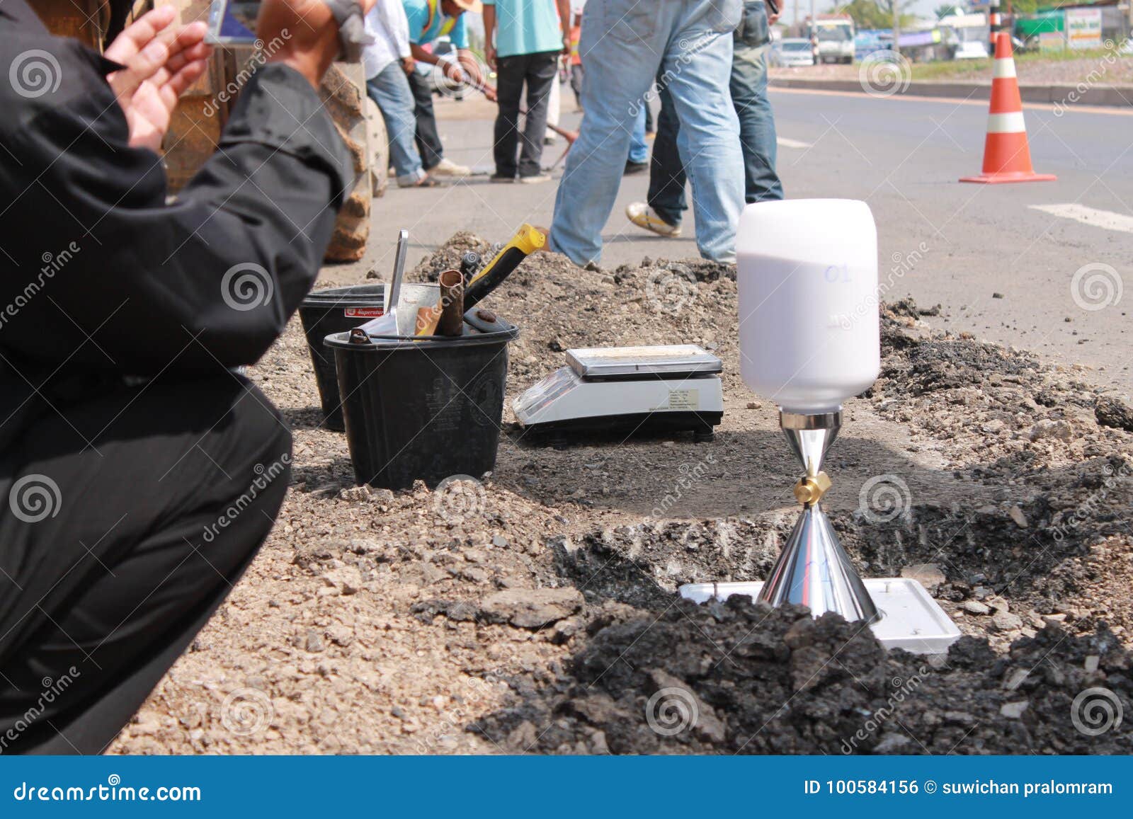 Field density test editorial photo. Image of avenue - 100584156