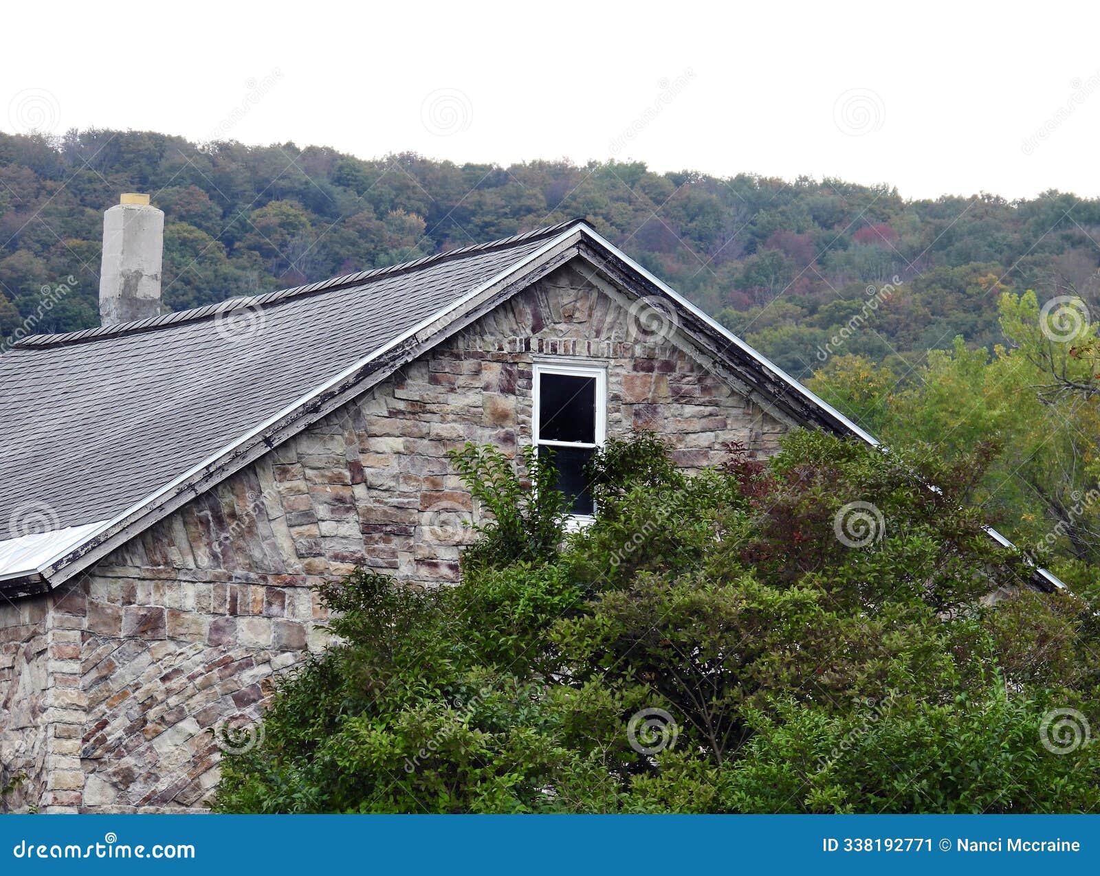 Fieldstone House with Unique Stone Wall Pattern in NYS Country ...
