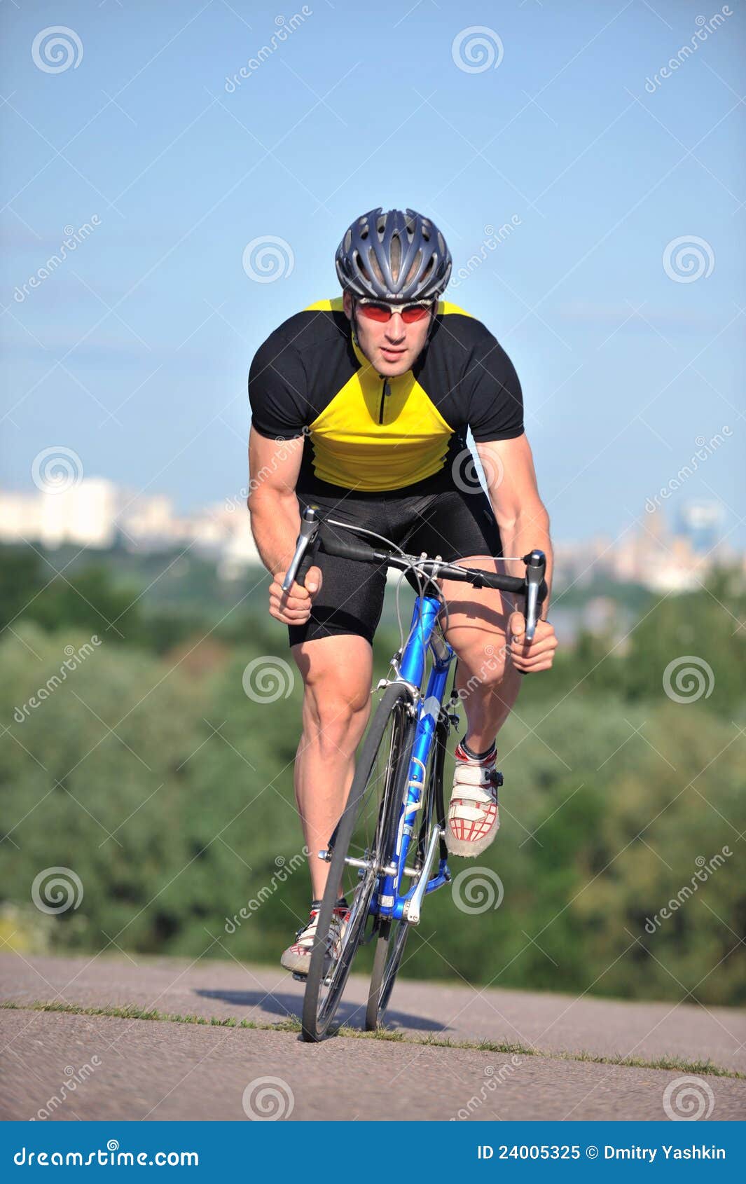 Fietser Die Een Fiets Berijdt Stock Afbeelding - Image of cyclus ...