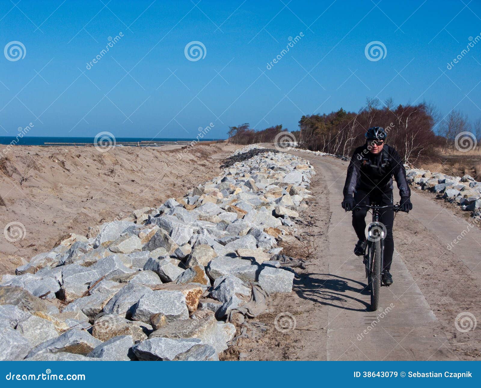 Fietser of Fietser Op Fietsweg Stock Afbeelding - Image of fiets ...