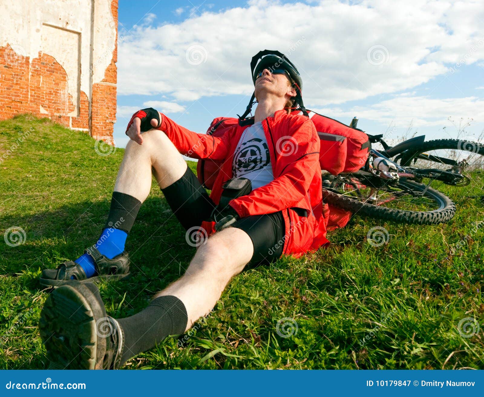 Fietser Op Rust Onderbreking Stock Afbeelding - Image of renner ...