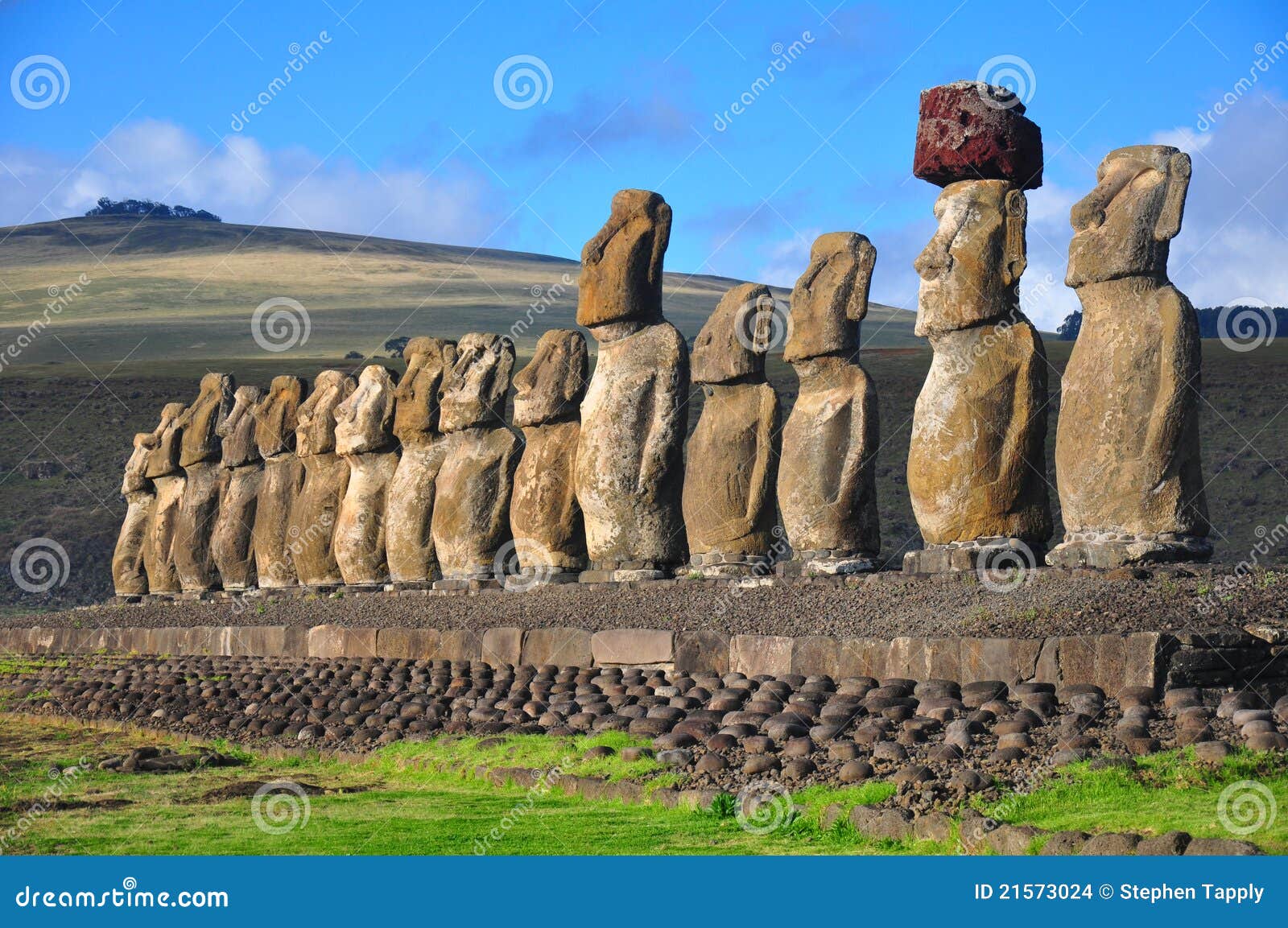 Fifteen Moai at Tongariki, Easter Island Stock Photo - Image of ...