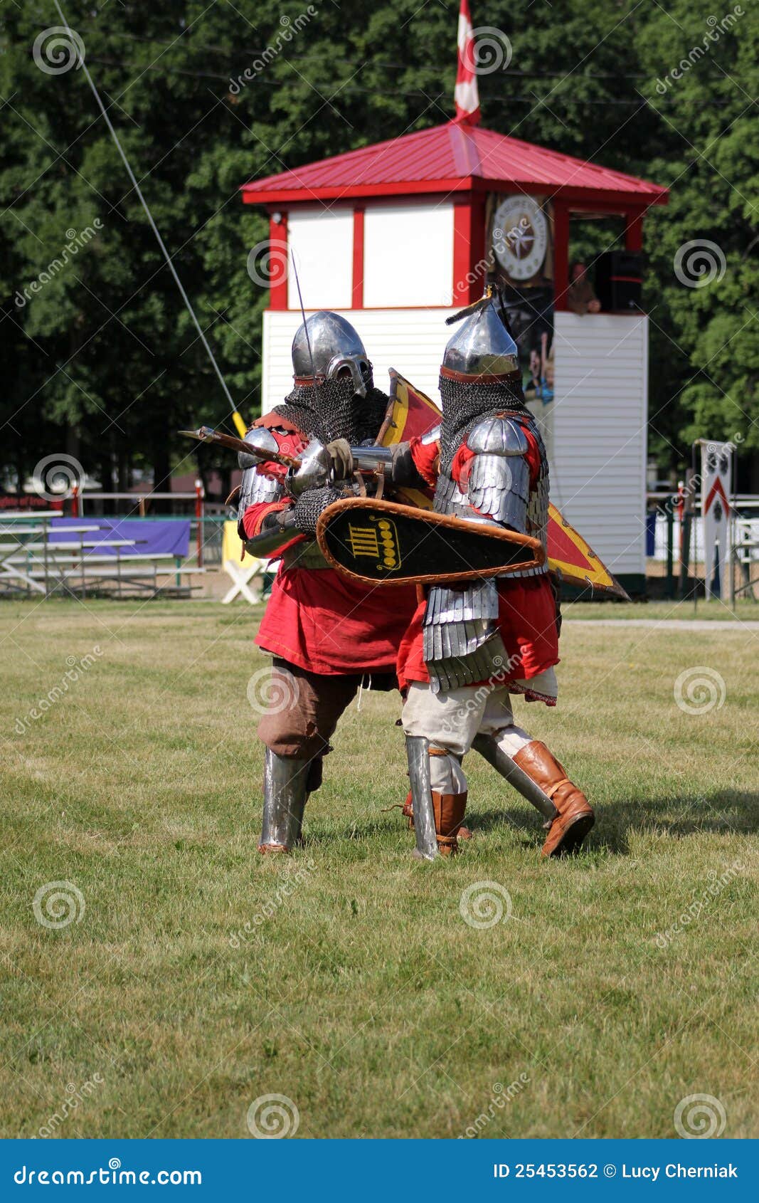 The Fight of Two Knights editorial photography. Image of fight - 25453562