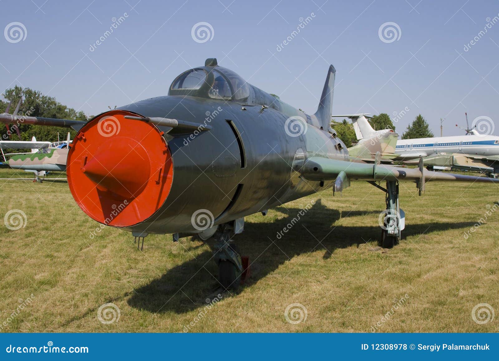 Fighter-bomber SU-20 stock photo. Image of strike, attack - 12308978