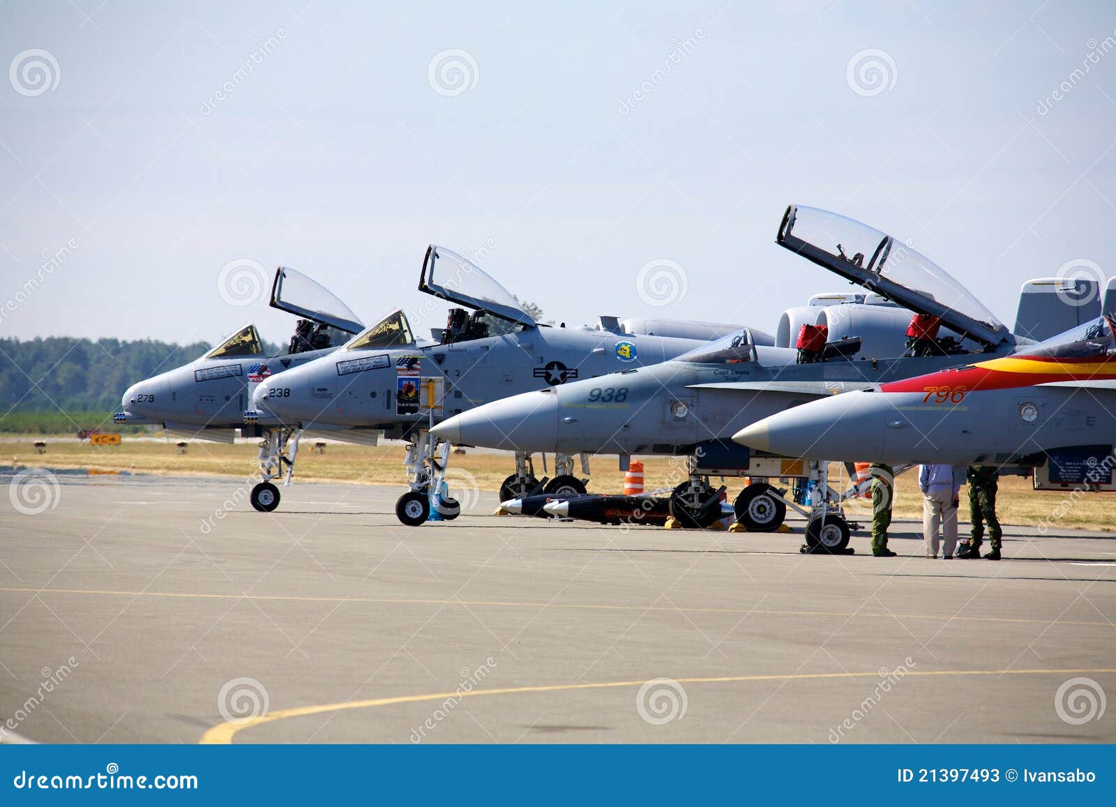 Fighter jets editorial stock photo. Image of aerial, track - 21397493