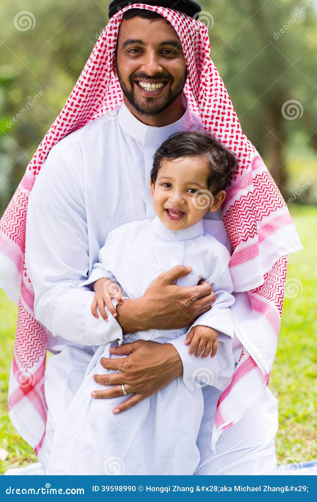 Figlio arabo del padre fotografia stock. Immagine di islamico - 39598990