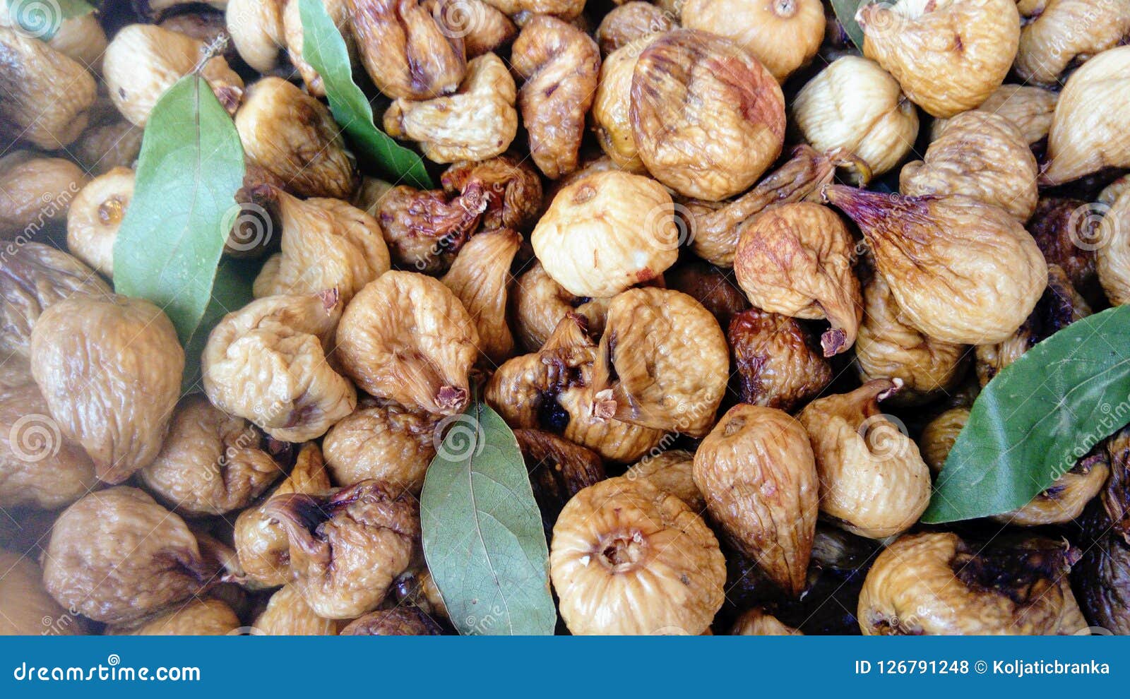 Figos Secos Com Folhas Do Louro Foto de Stock - Imagem de borboletas ...