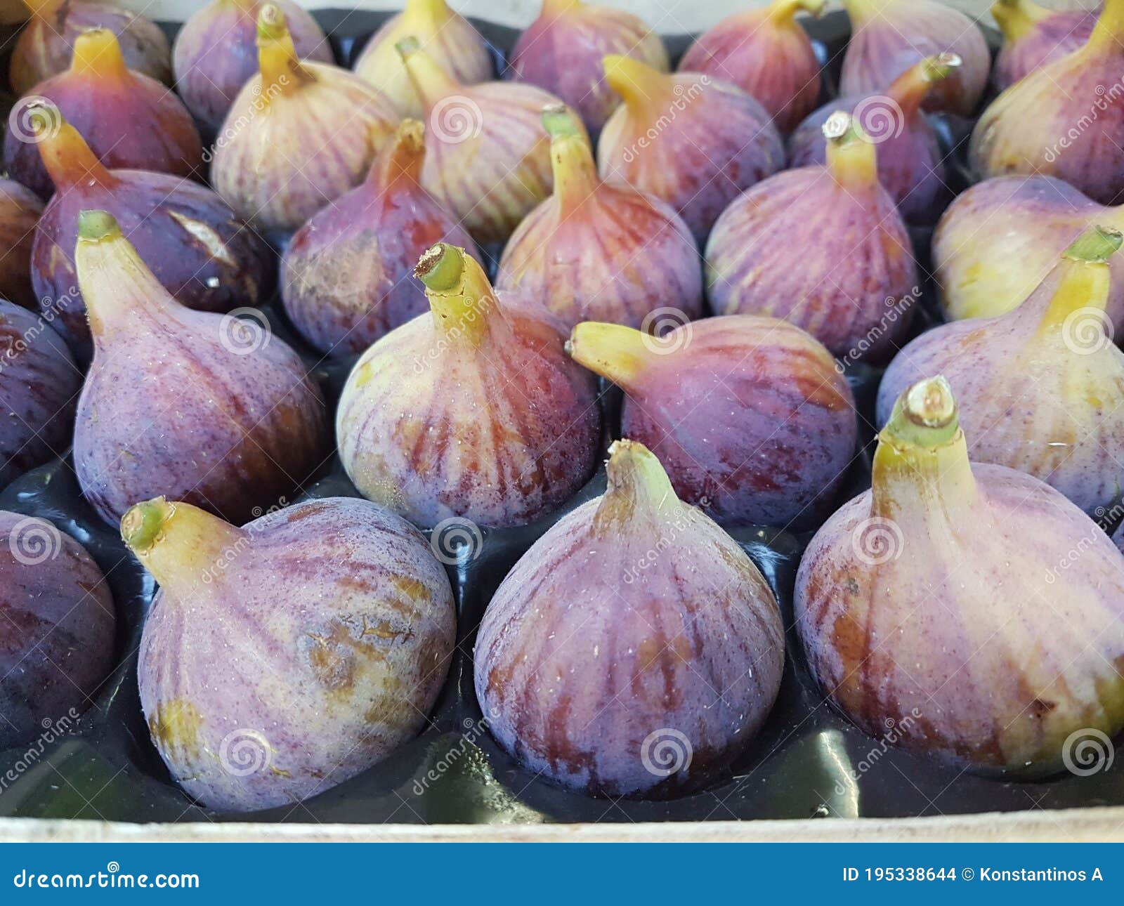 Figs Fruits in Grocery Crate Stock Photo - Image of diet, juicy: 195338644