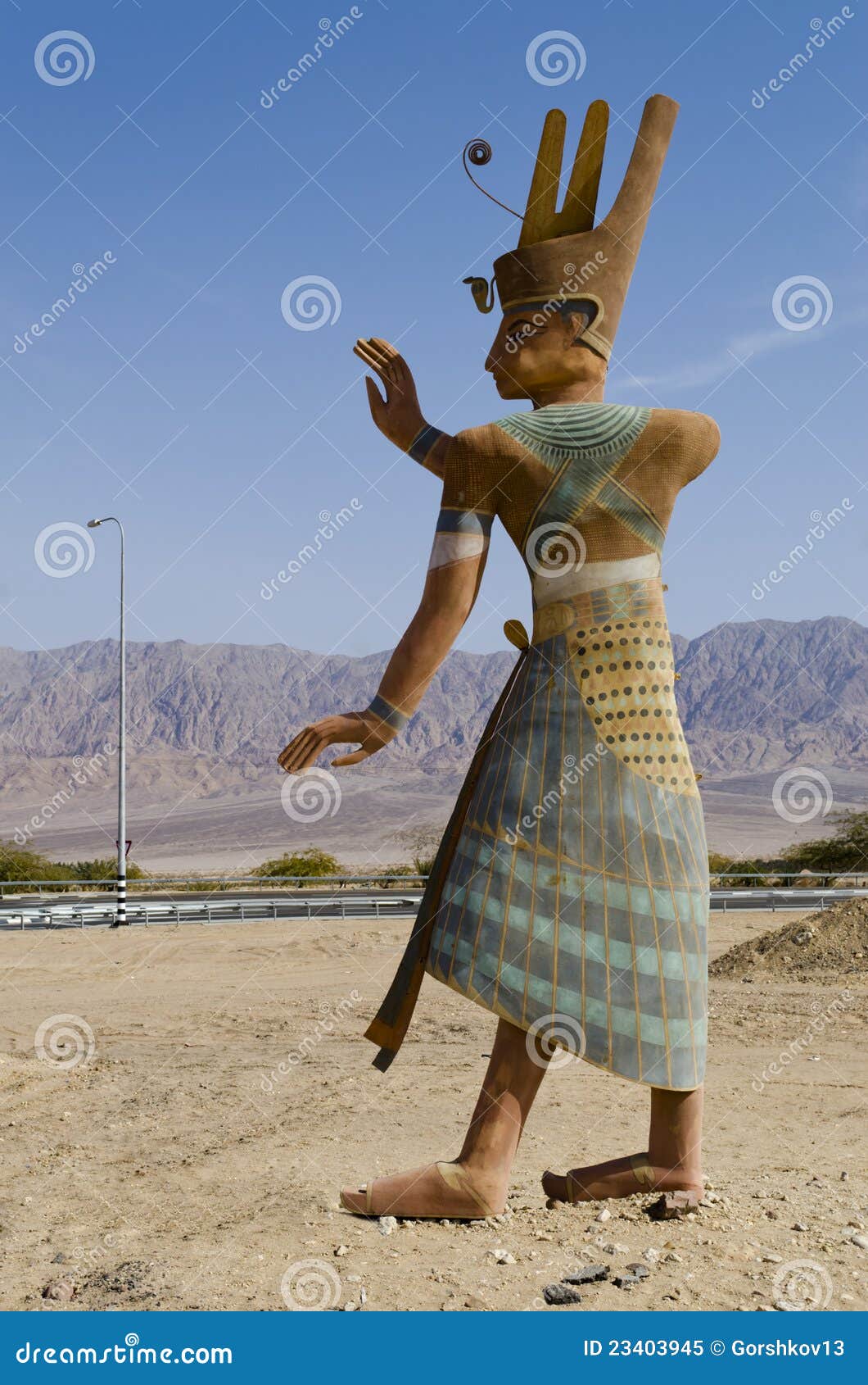 Figure of Ancient Egyptian Man Stock Image - Image of mountain, east ...