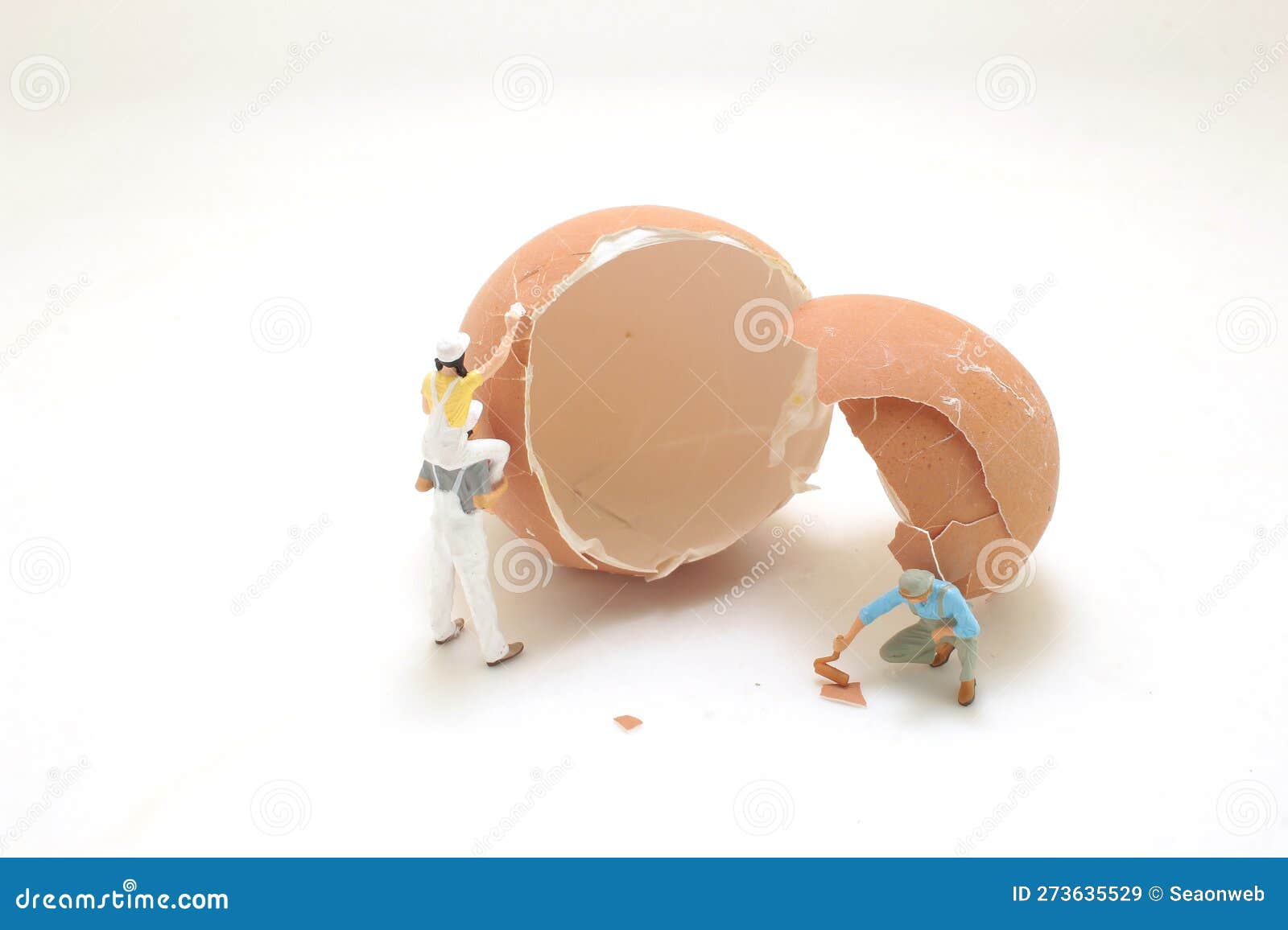 The Figure People are Painting an Eggs Shell Stock Image - Image of ...