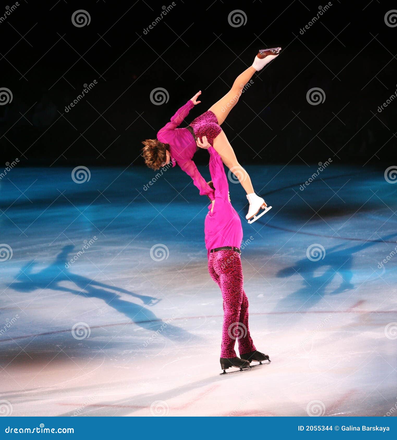 Figure skaters editorial stock image. Image of athletic - 2055344