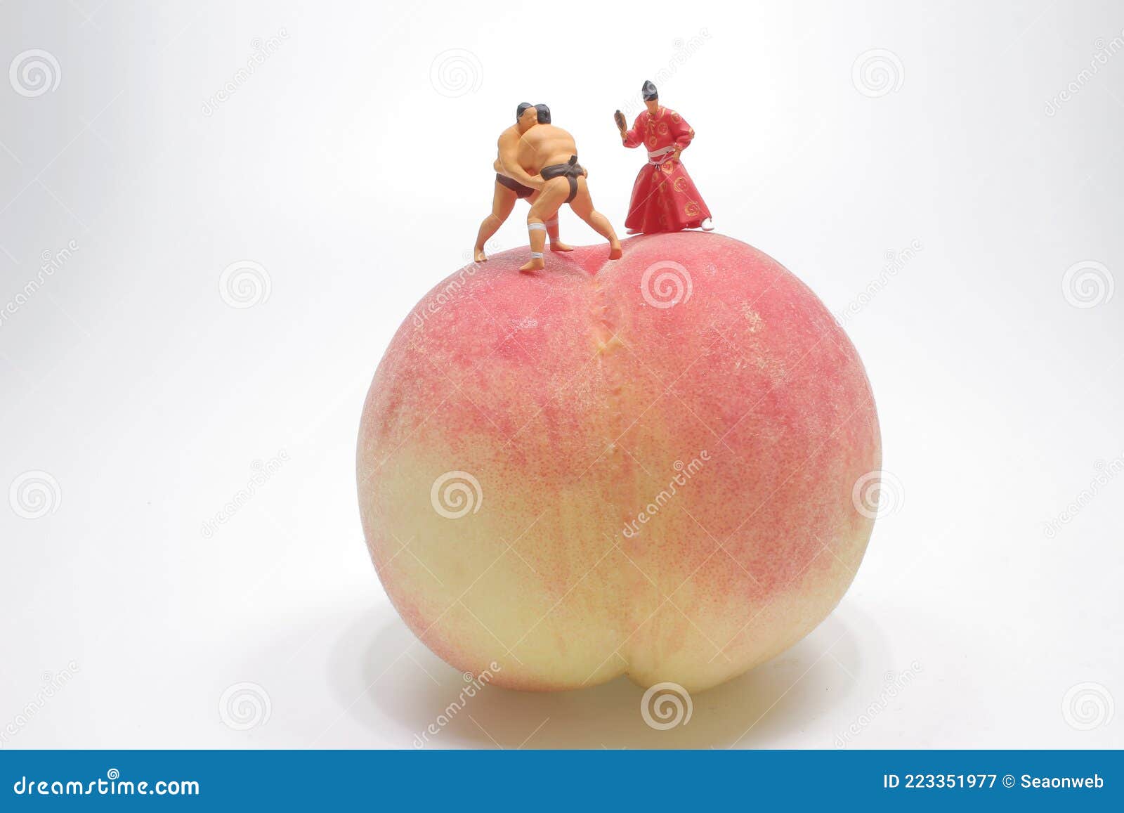 The Figure of Sumo Wrestler on the Peach Stock Image - Image of ...