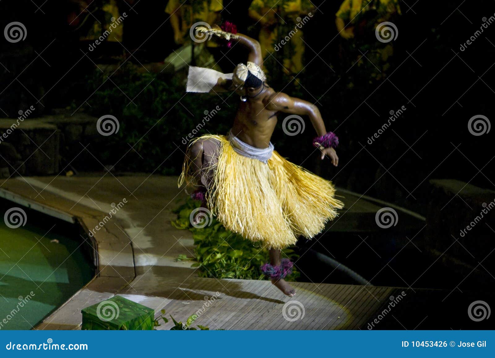 Fijian Fan Dancer editorial photo. Image of dance, native - 10453426