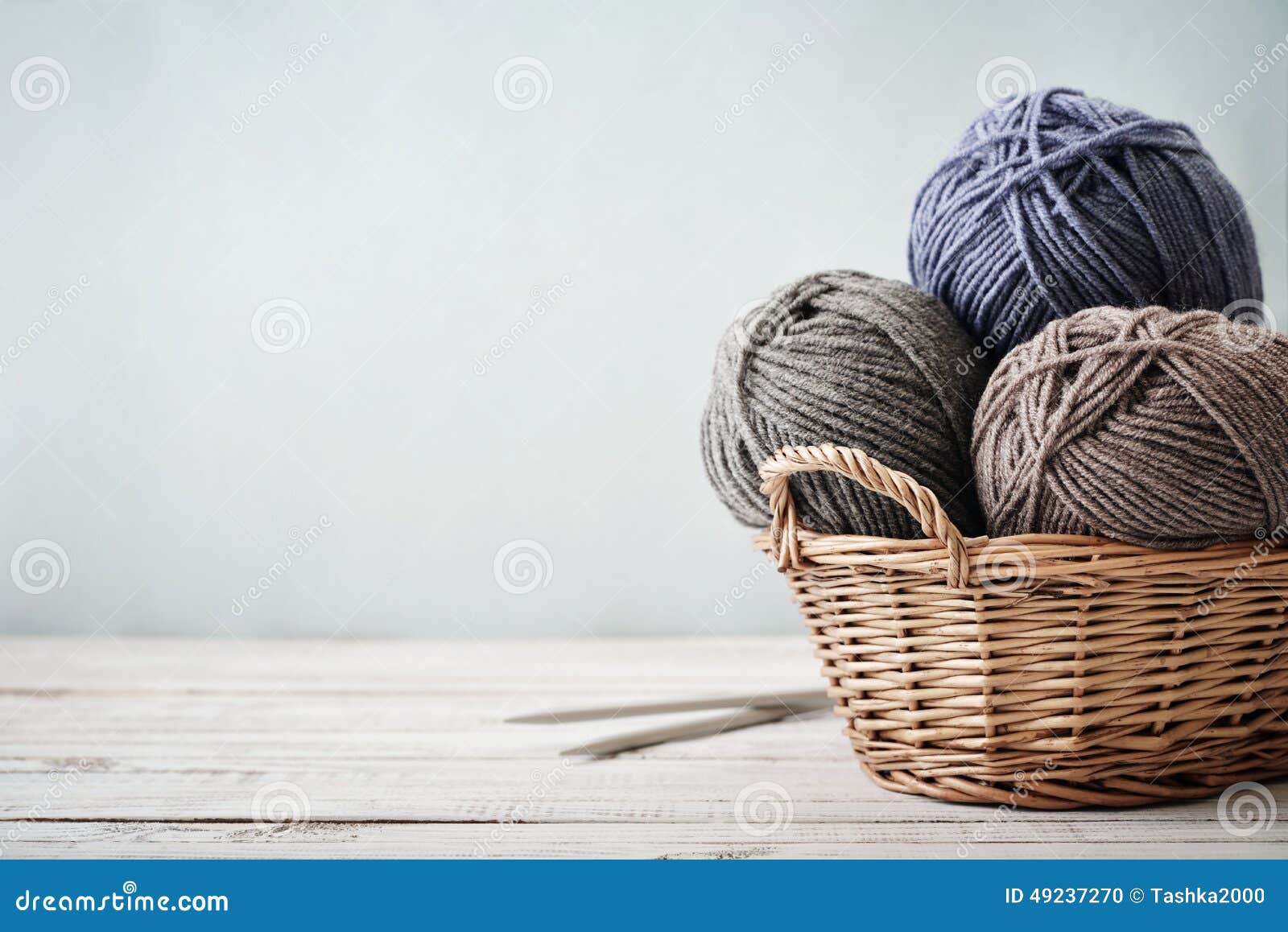 Fil De Laine Dans Les Bobines Photo stock - Image du durée, confortable ...