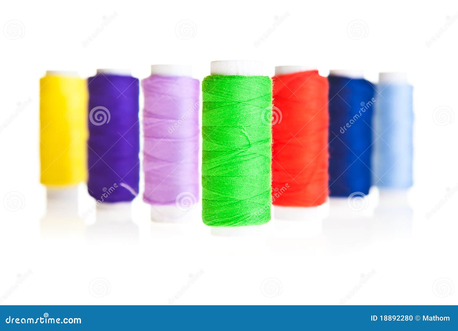 Filati cucirini variopinti fotografia stock. Immagine di colorful ...