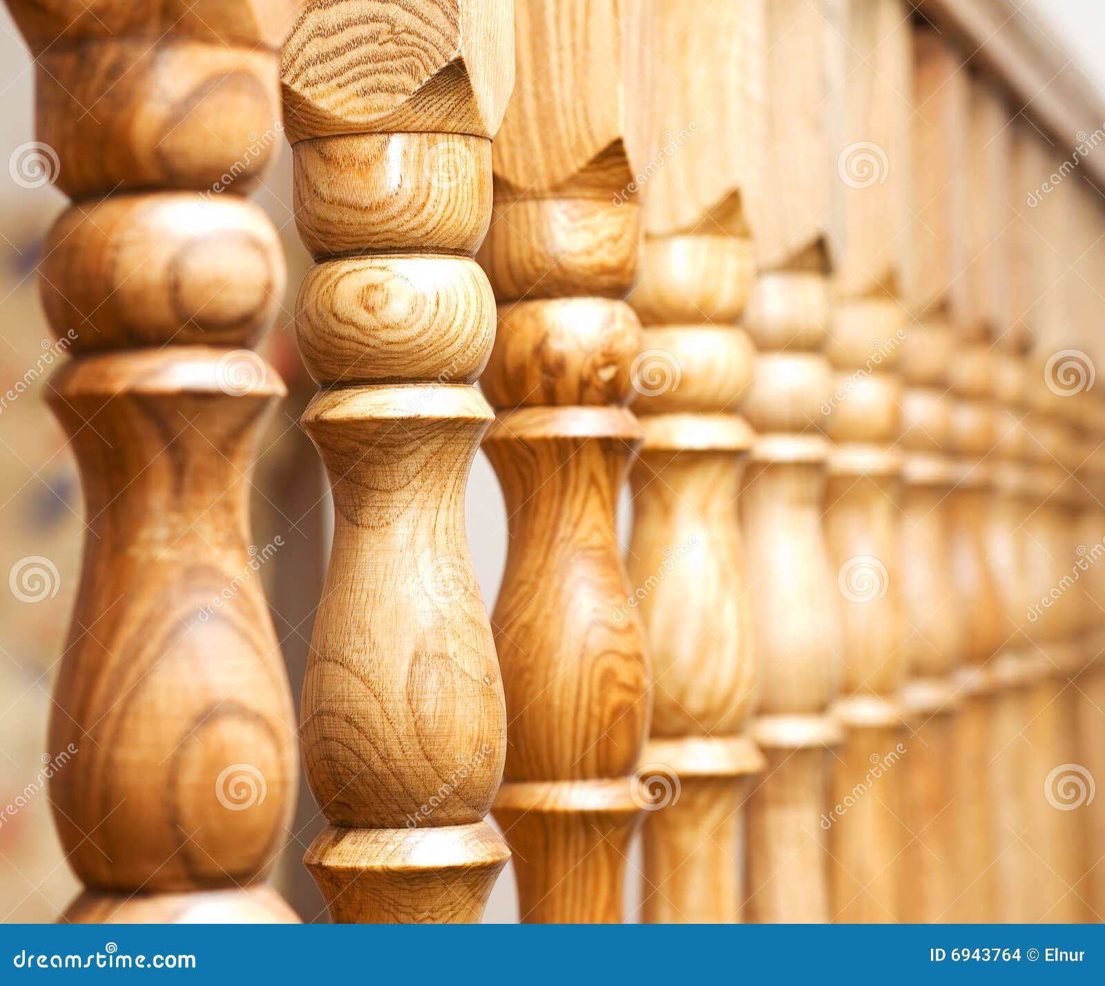 Fileira das colunas foto de stock. Imagem de exterior - 6943764