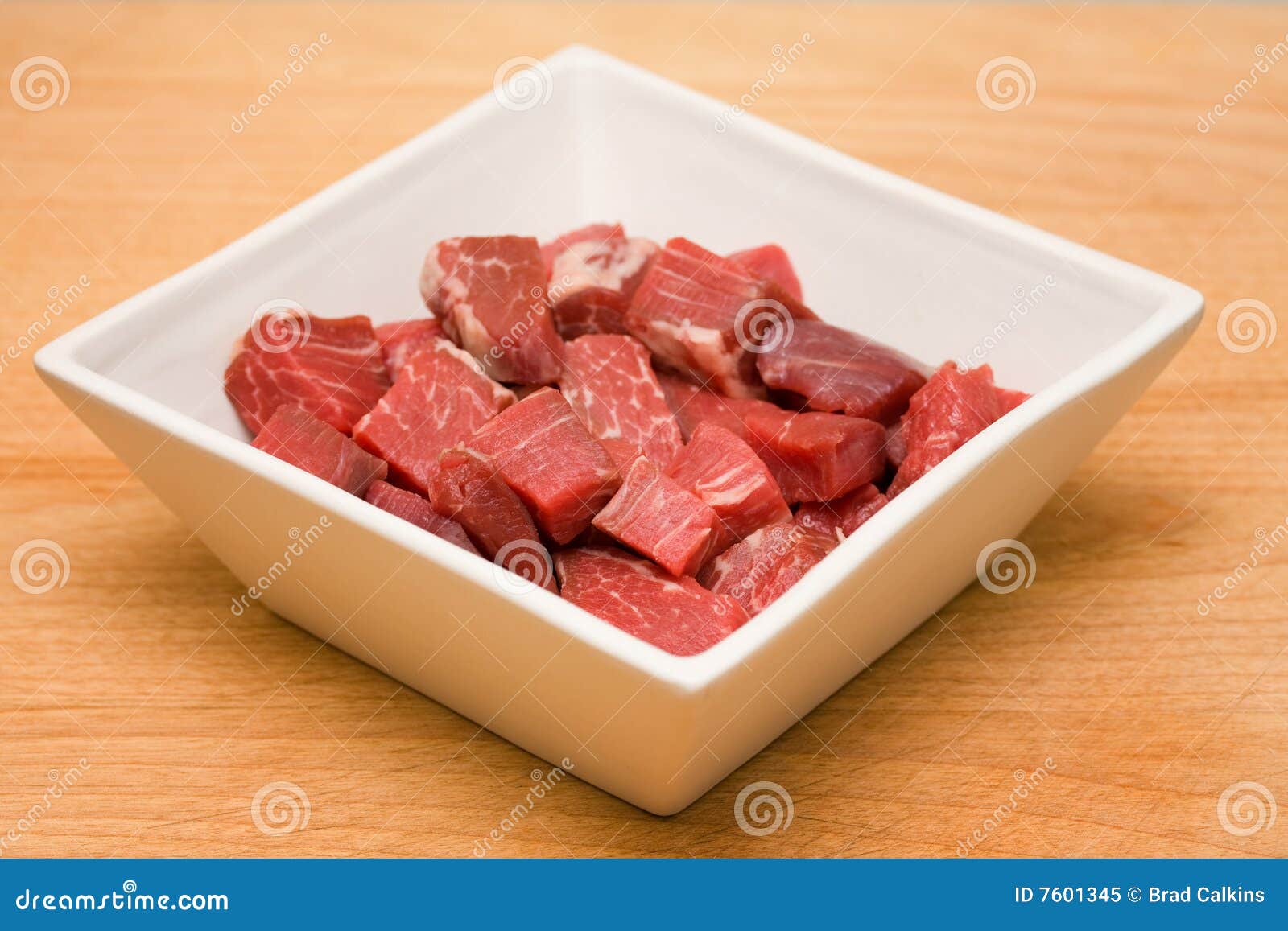 Filet de boeuf image stock. Image du marbré, cube, place - 7601345