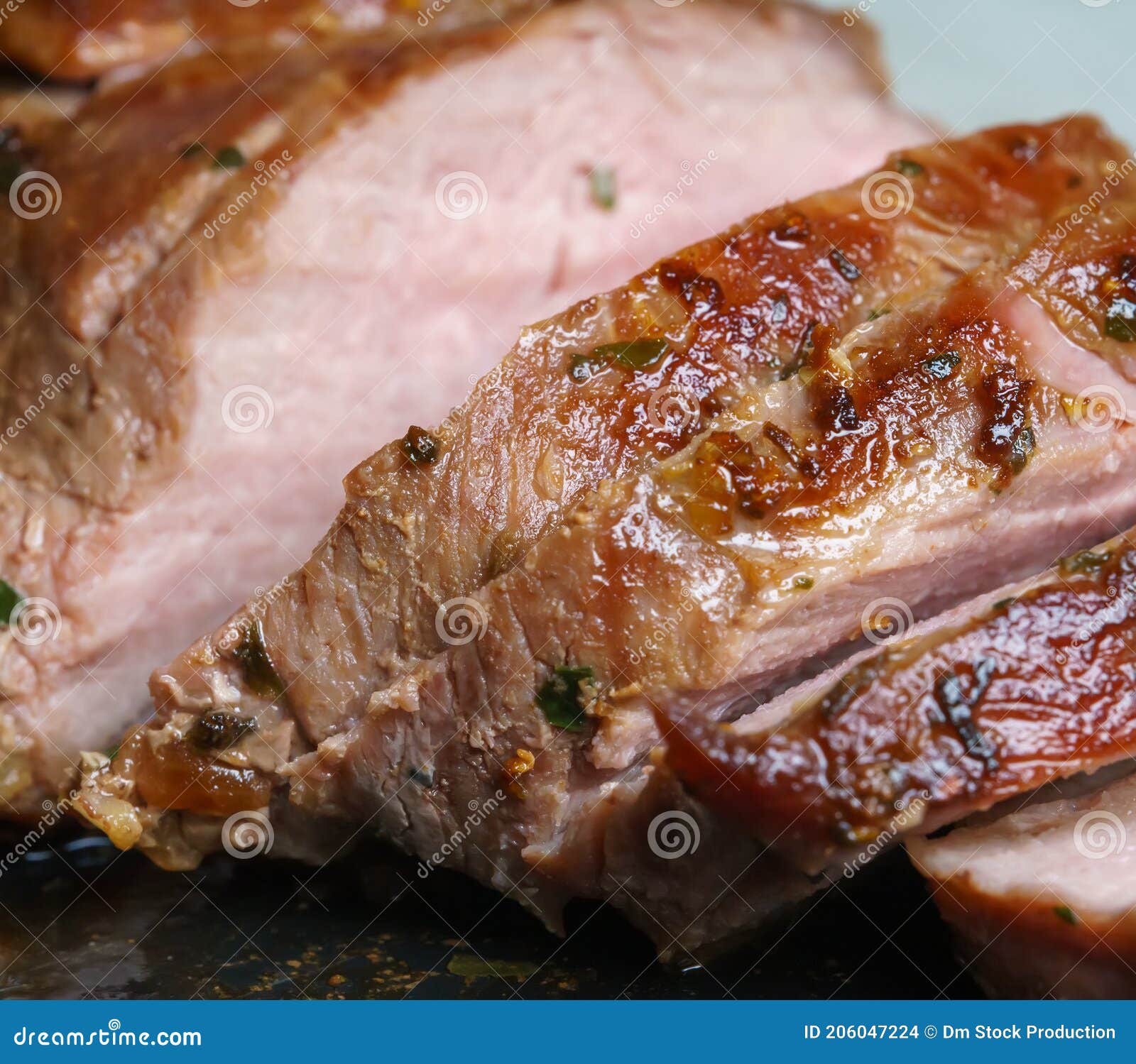 Filet En Tranches De Canard Photo stock - Image du asiatique, herbe ...