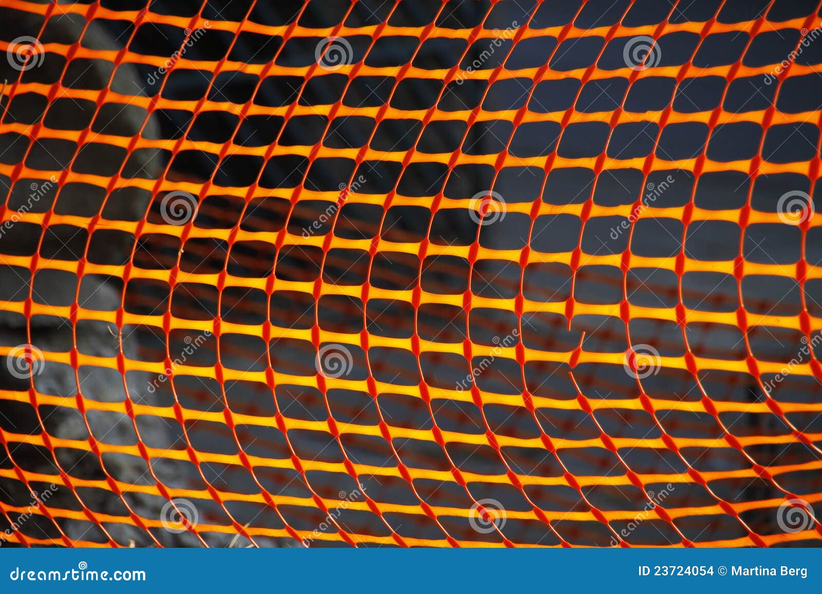 Filet plastique orange photo stock. Image du barrière - 23724054