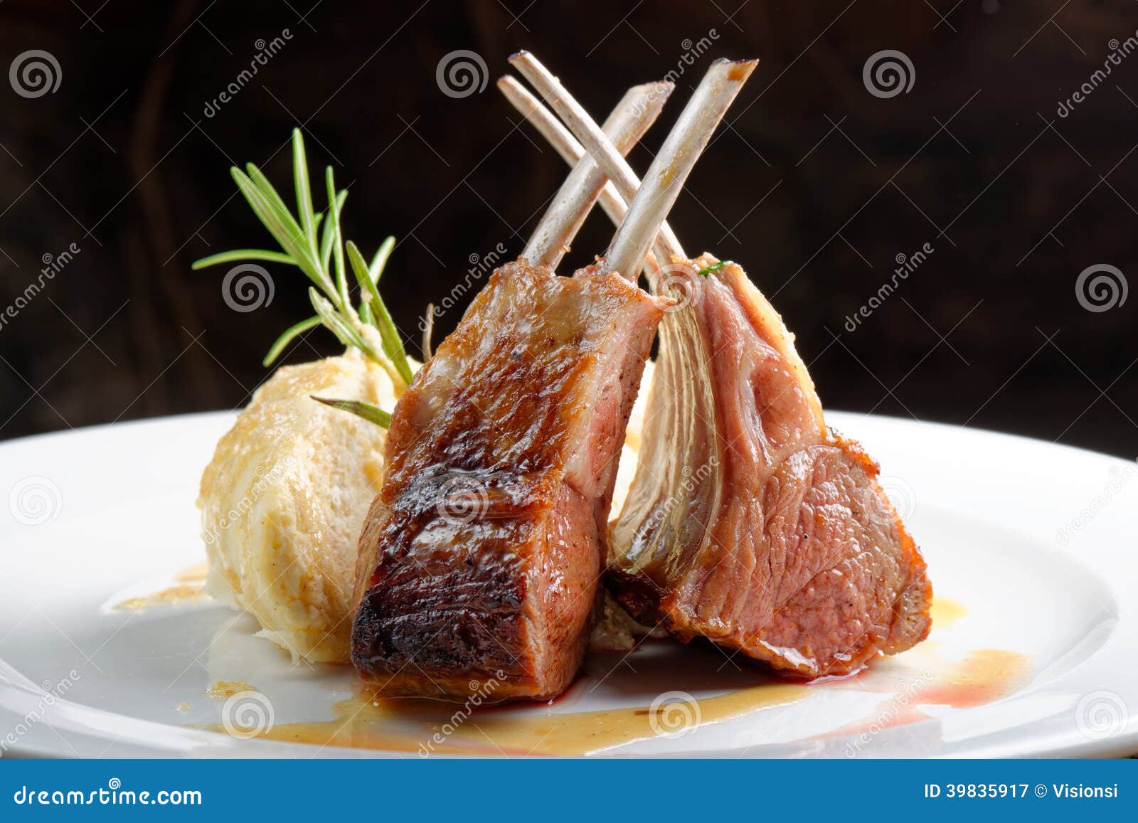 Filete Asado a La Parrilla Del Cordero Imagen de archivo - Imagen de ...