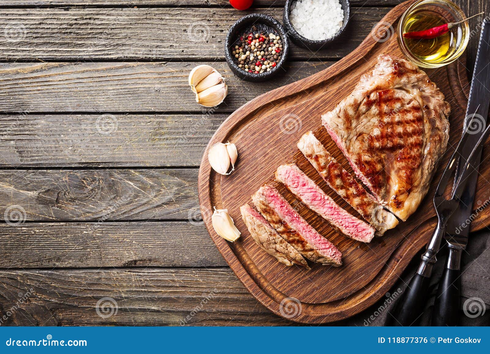 Filete Asado a La Parrilla Hecho Foto de archivo - Imagen de bistec ...