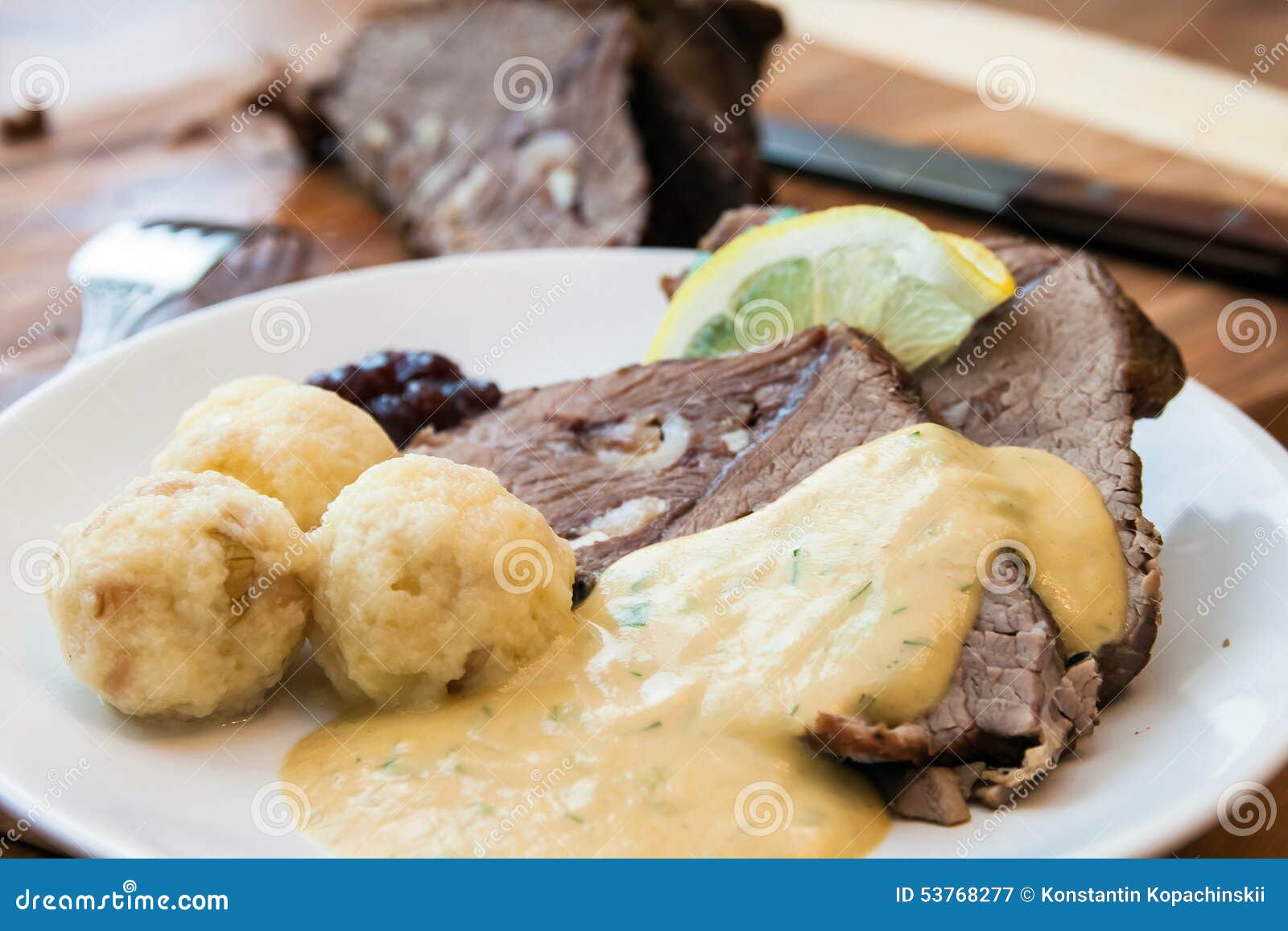 Filete Cocido Checo Tradicional En Crema Imagen de archivo - Imagen de ...