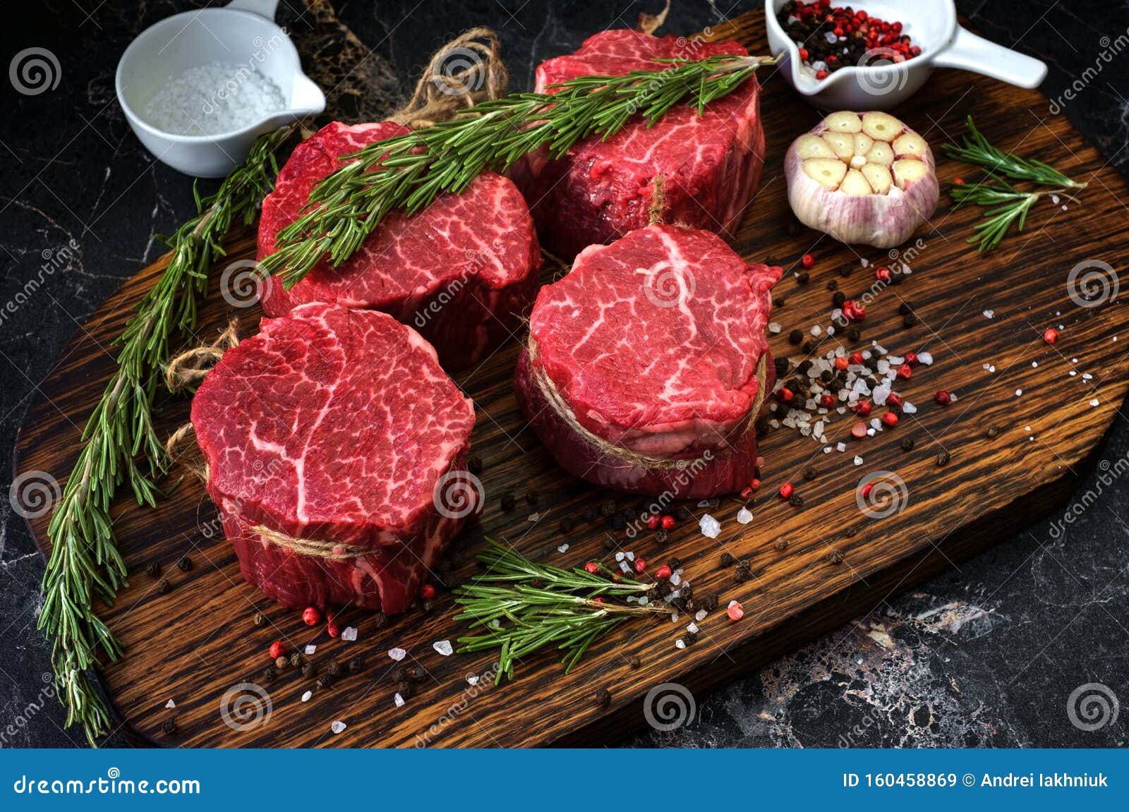 Filete Crudo Carne De Res De Mignon Imagen de archivo - Imagen de ...