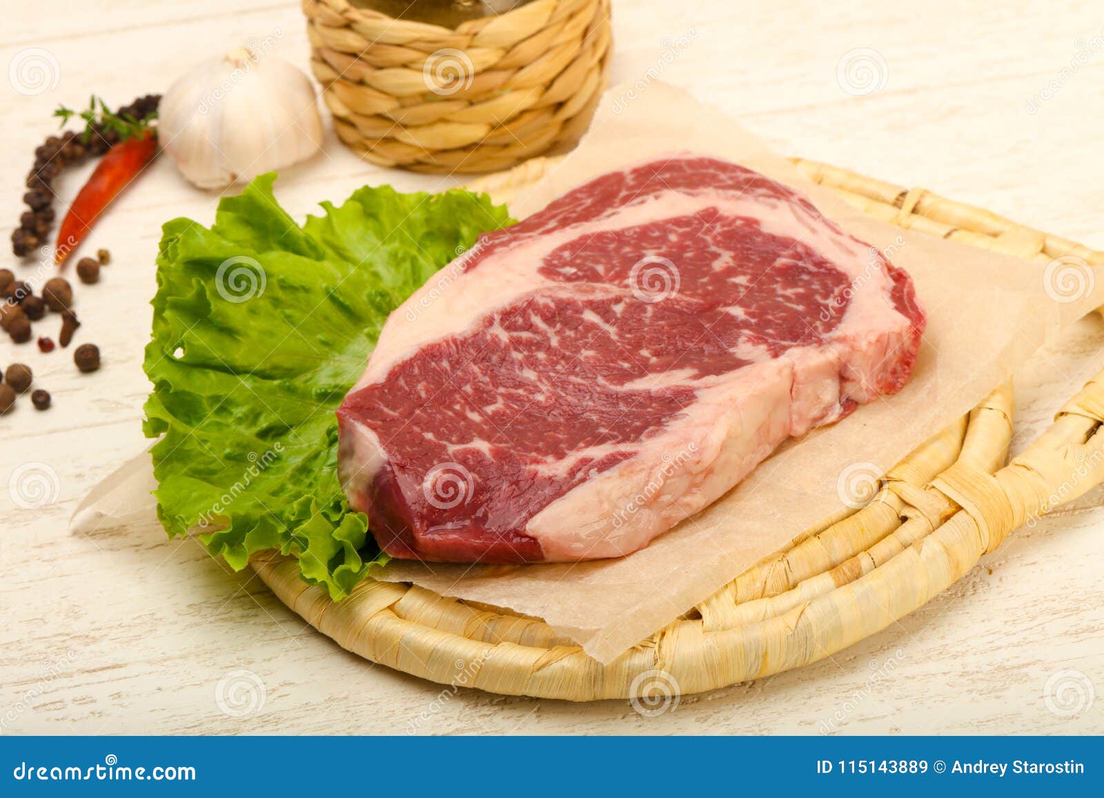 Filete Crudo Del Ojo De La Costilla Imagen de archivo - Imagen de ...