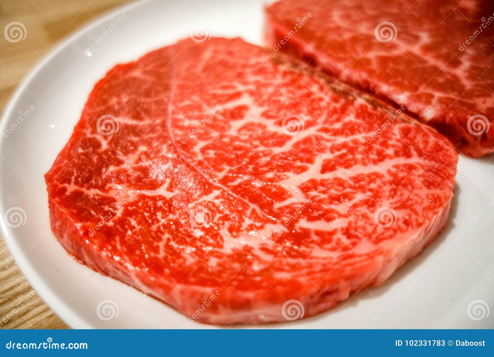 Filete De Carne De Vaca Del Wagyu De Kobe Imagen de archivo - Imagen de ...